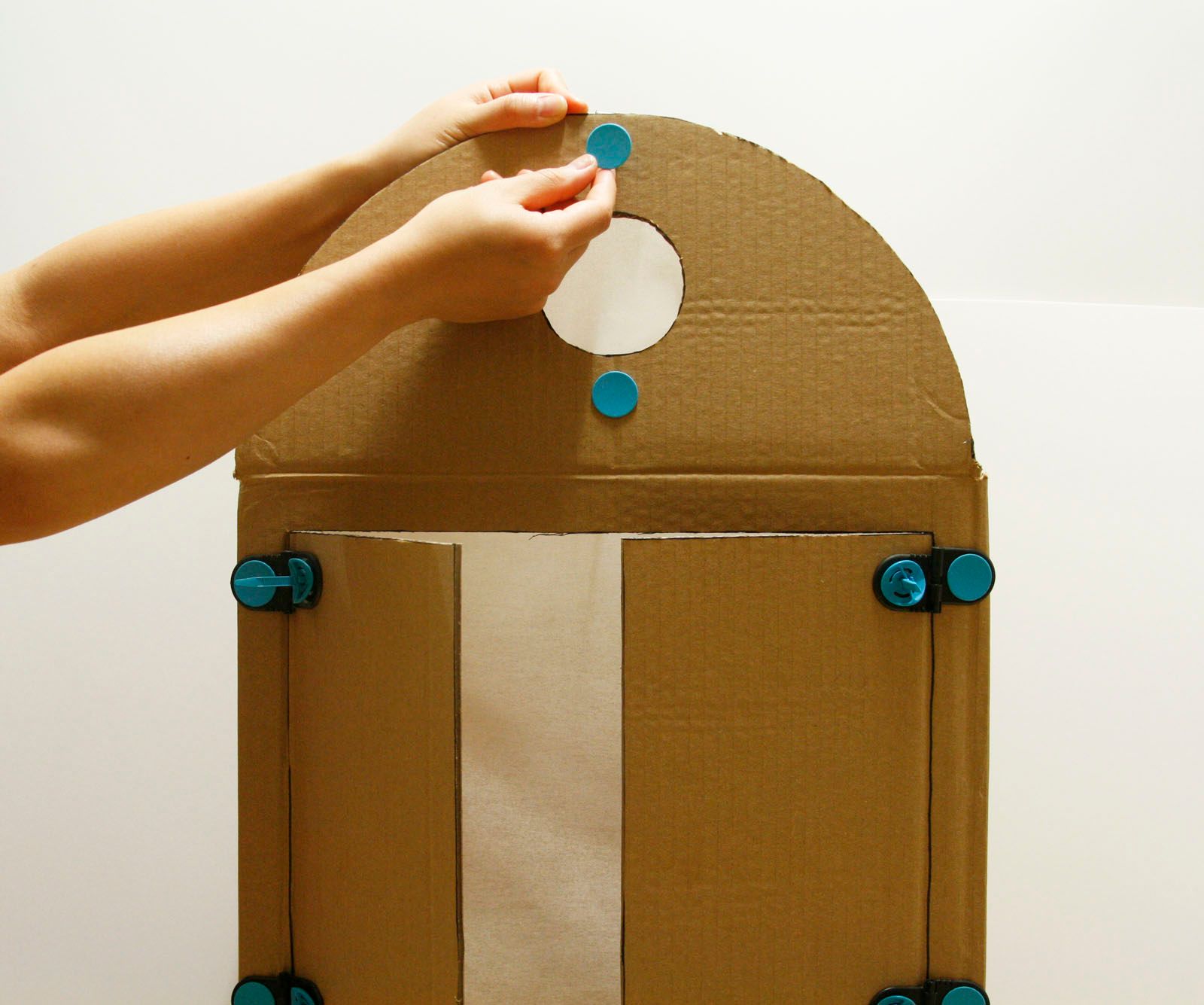 Makedo Shadow Puppet Theatre : 9 Steps (with Pictures) - Instructables