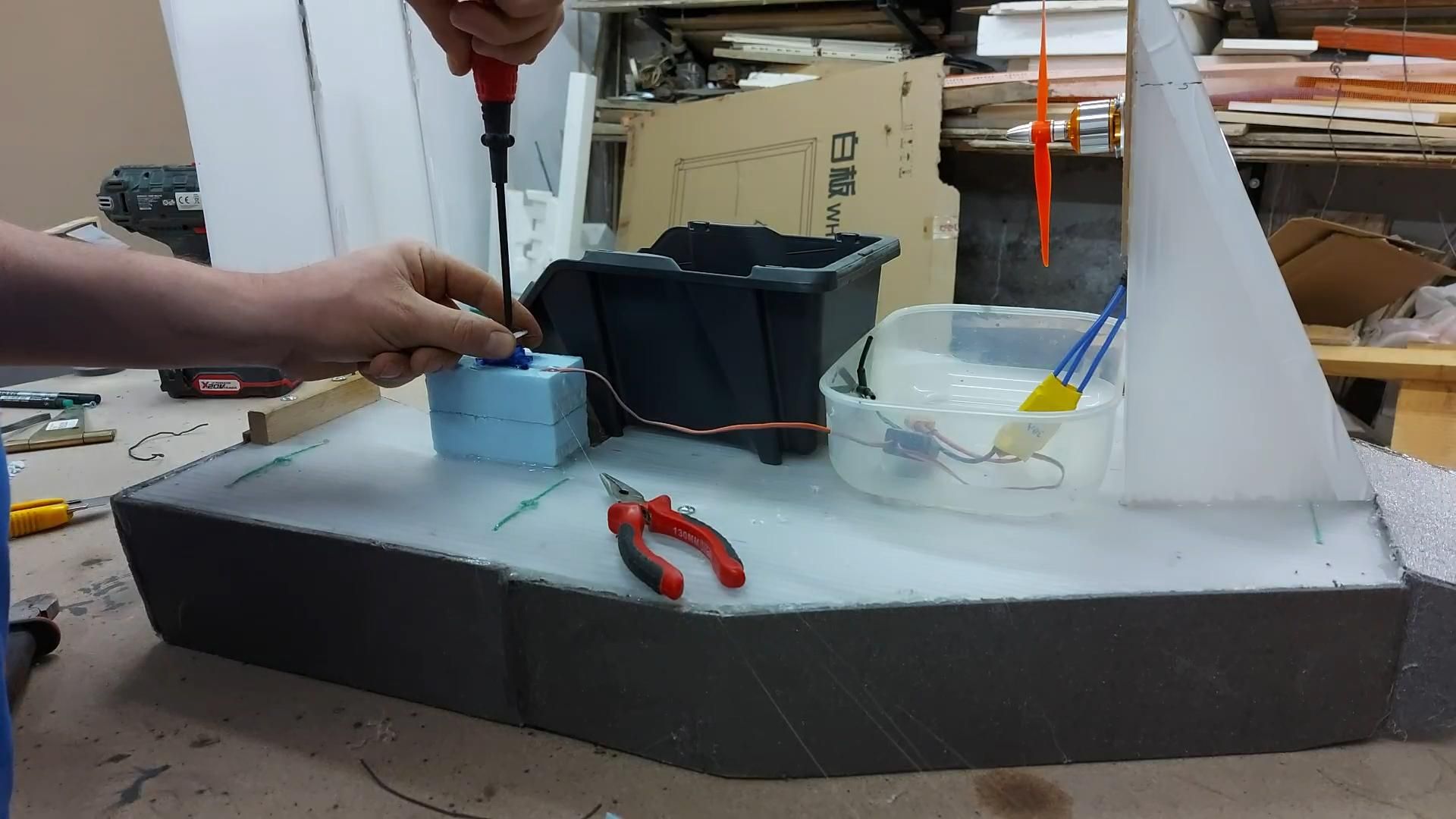 Building an RC Feeder Airboat for Fishing : 11 Steps (with Pictures ...