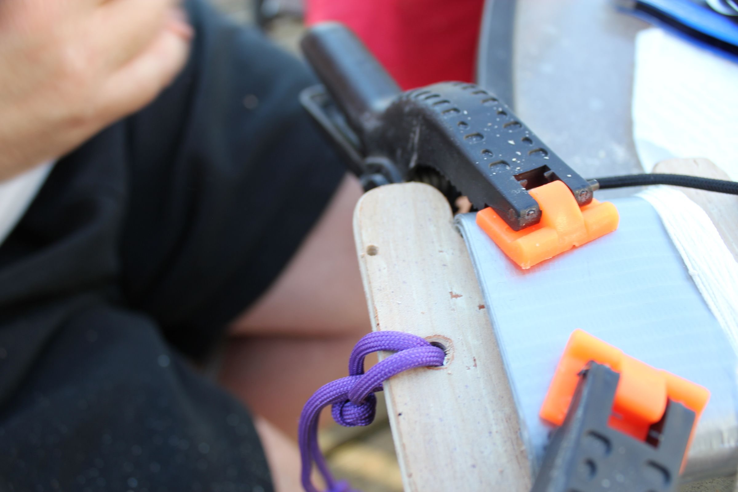 Paracord and Duct Tape Keeper : 14 Steps (with Pictures) - Instructables