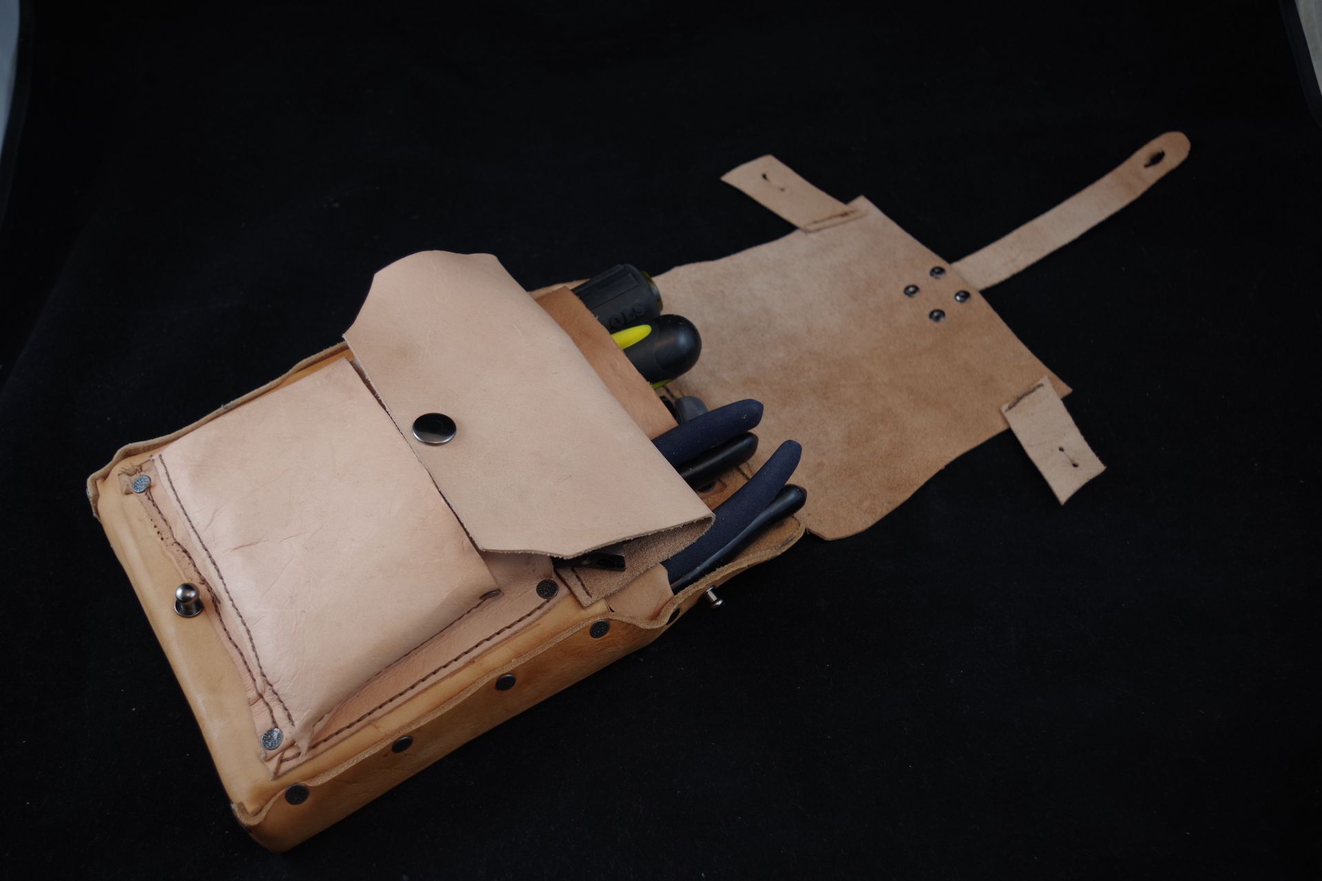 Leather Tool Pouch : 6 Steps (with Pictures) - Instructables