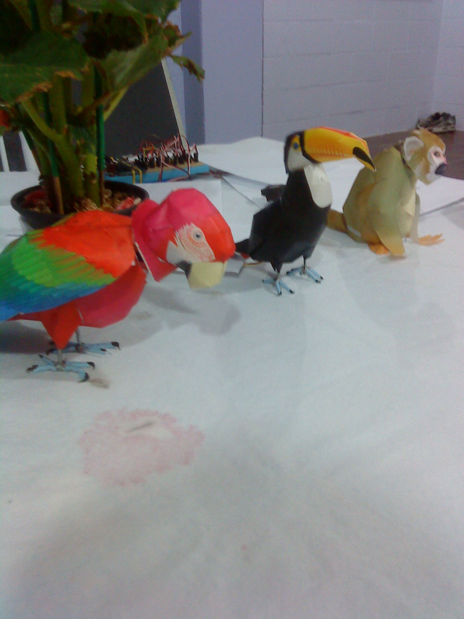 Animatronic Green-Winged Macaw Papercraft : 4 Steps (with Pictures ...