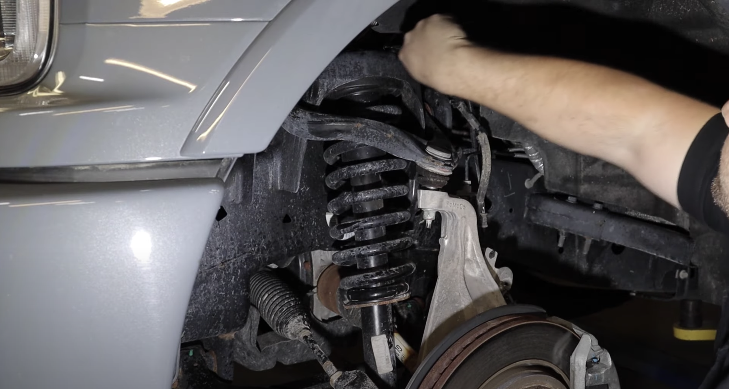 F150 2.5" Leveling Kit Install : 11 Steps (with Pictures) - Instructables