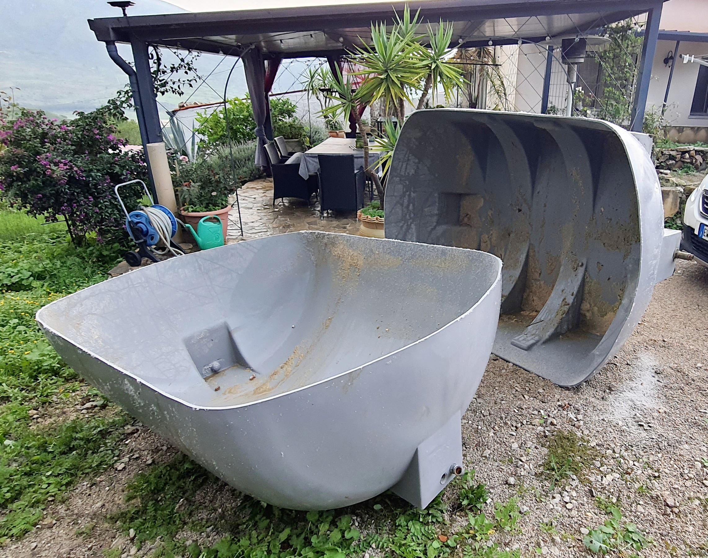 Space Chicken Spaceship Chicken Coop : 13 Steps (with Pictures ...