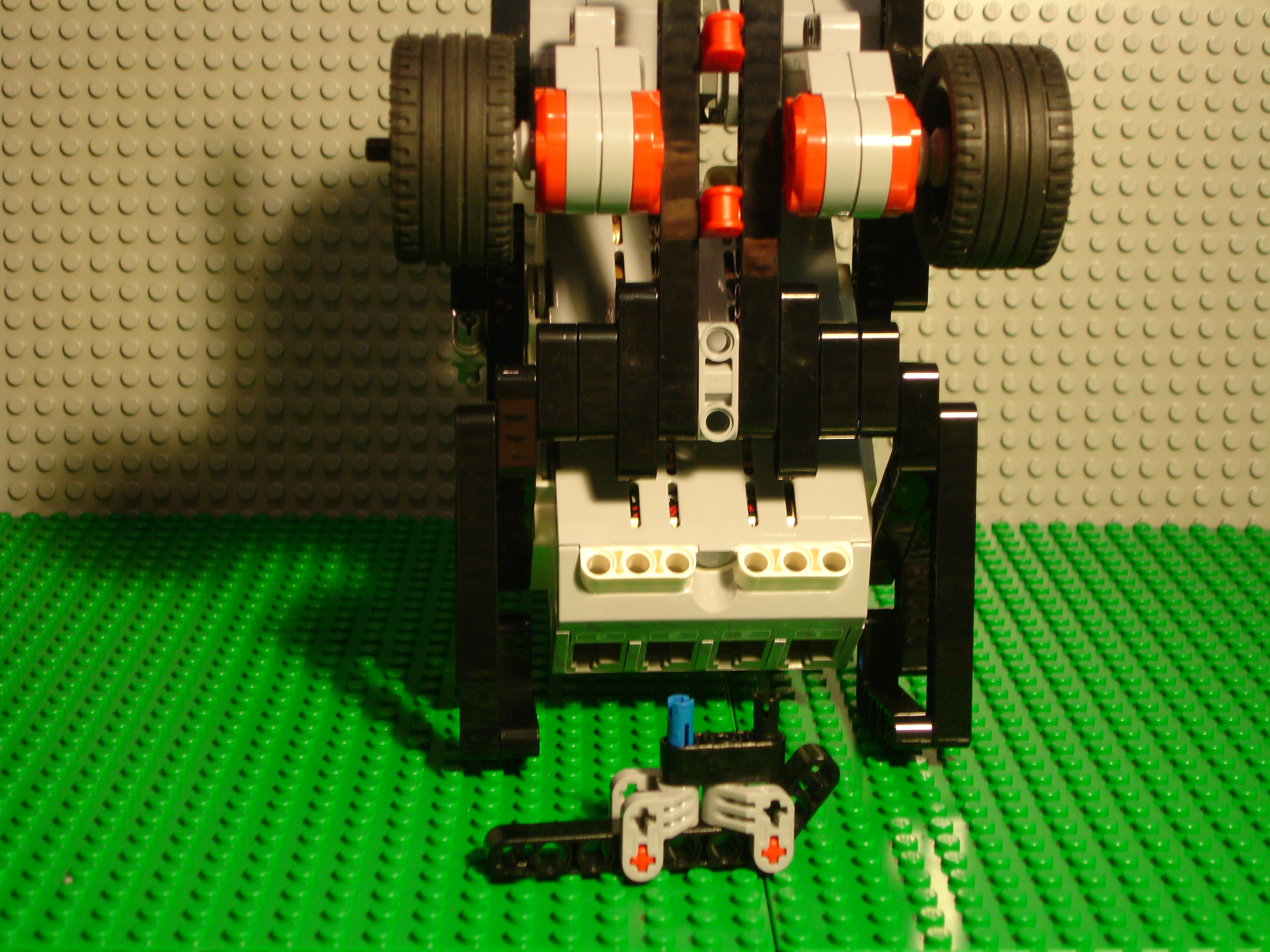 Build a Simple LEGO Starter Robot : 7 Steps - Instructables