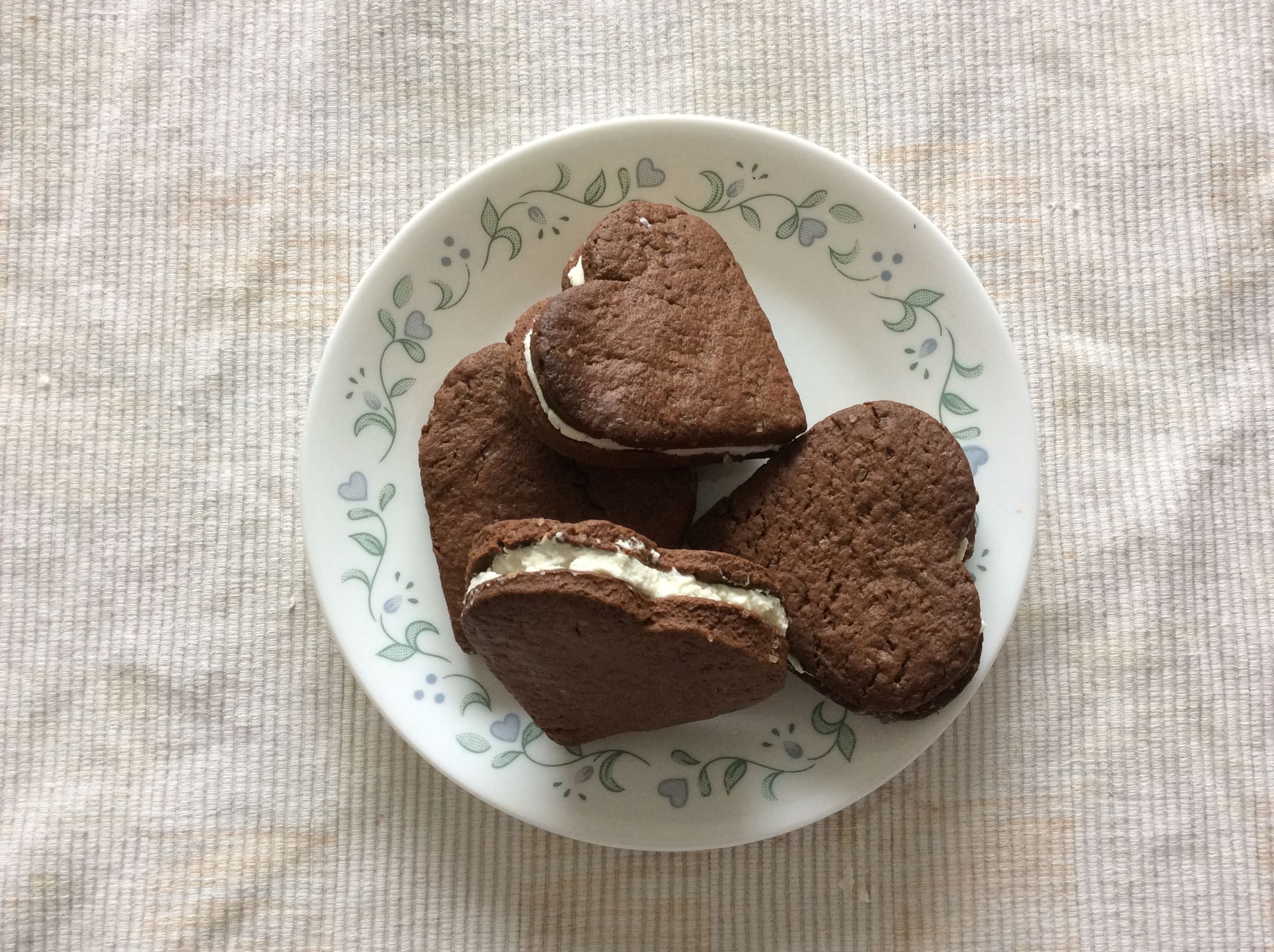 Heart Shaped Oreos Valentines DIY : 5 Steps (with Pictures) - Instructables