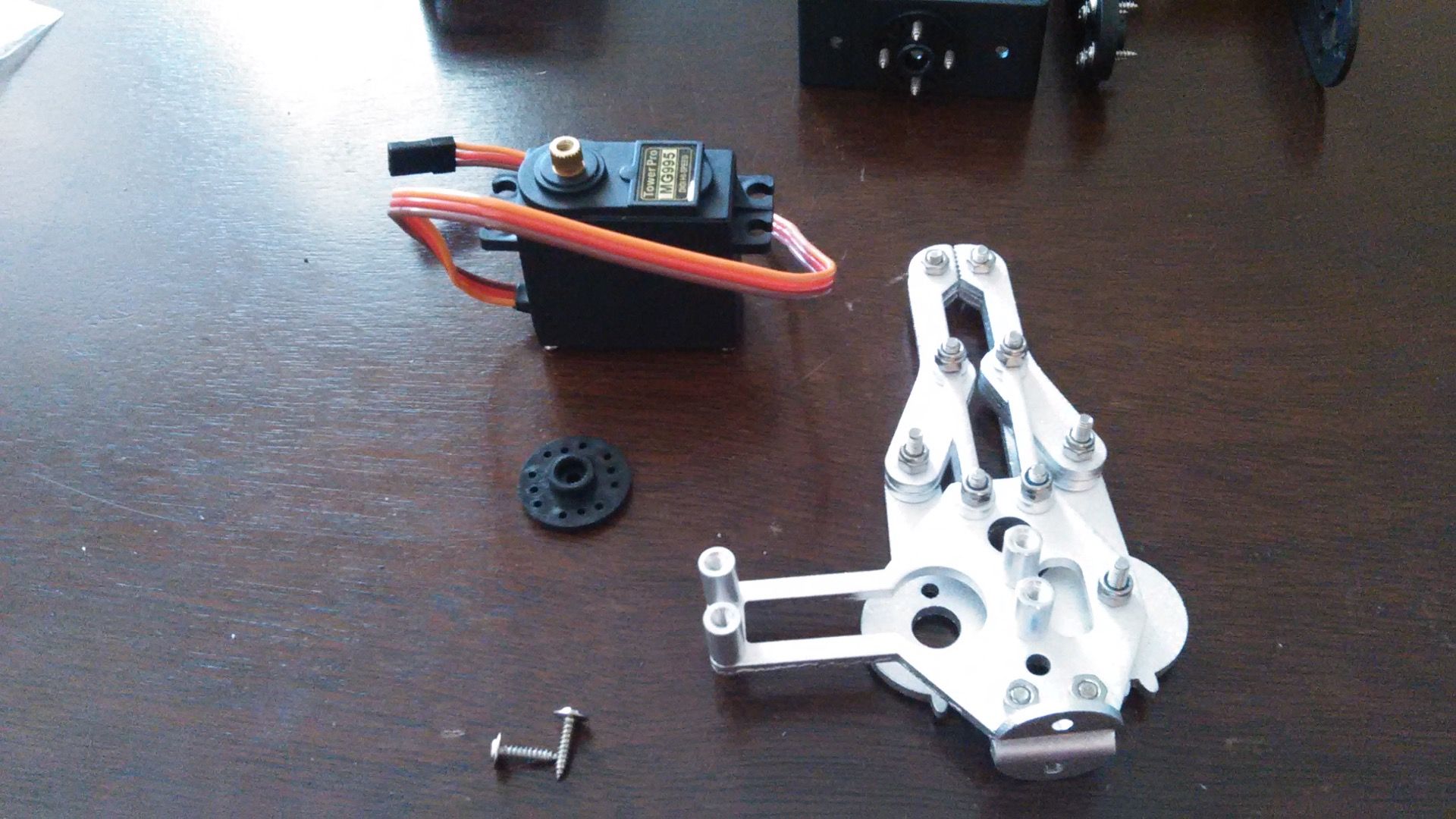 Robotic Arm for Autonomous Tank : 9 Steps - Instructables