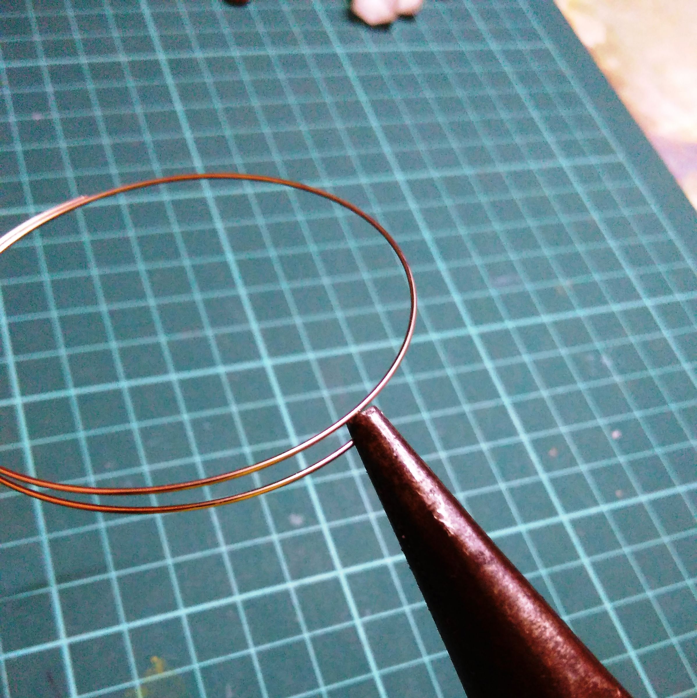 Easy Memory Wire Bracelet : 7 Steps (with Pictures) - Instructables