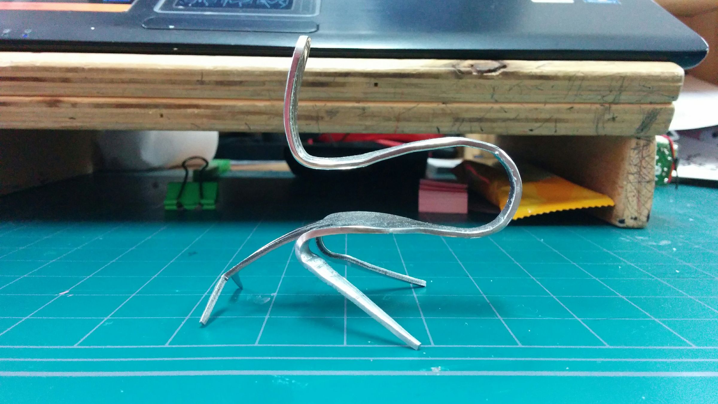 Center of Gravity 'Fork Dragon' : 5 Steps (with Pictures) - Instructables