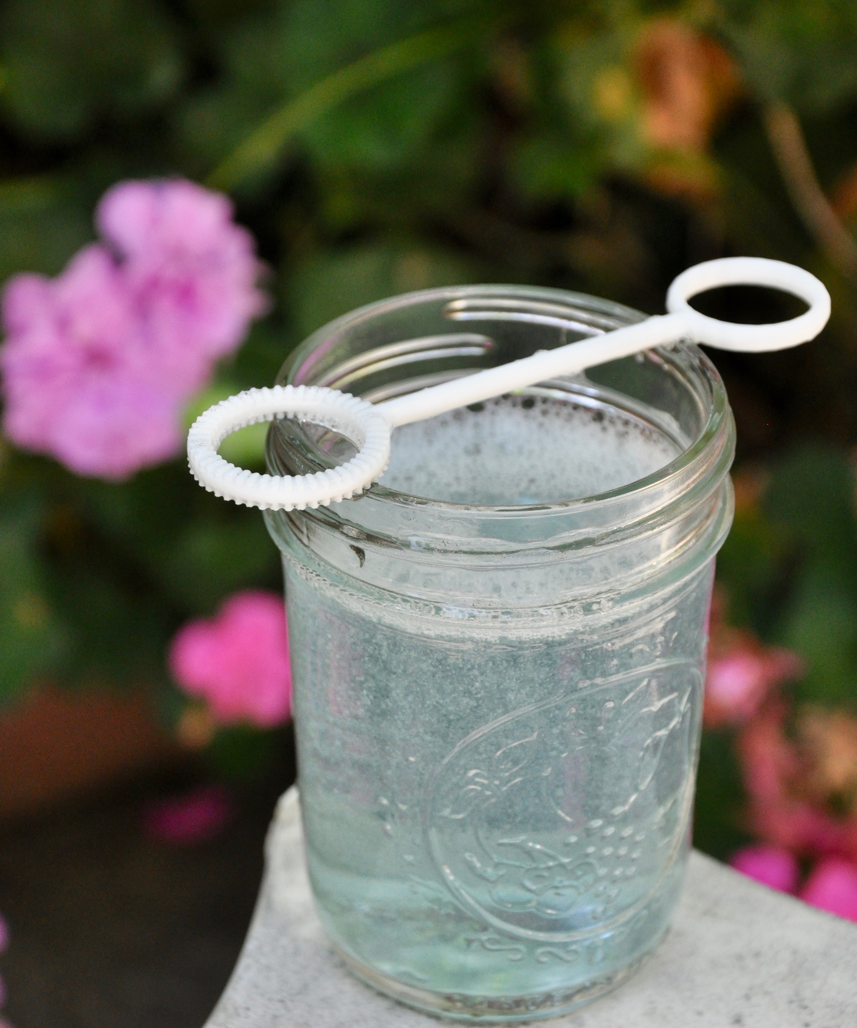 Homemade Bubble Solution : 5 Steps (with Pictures) - Instructables