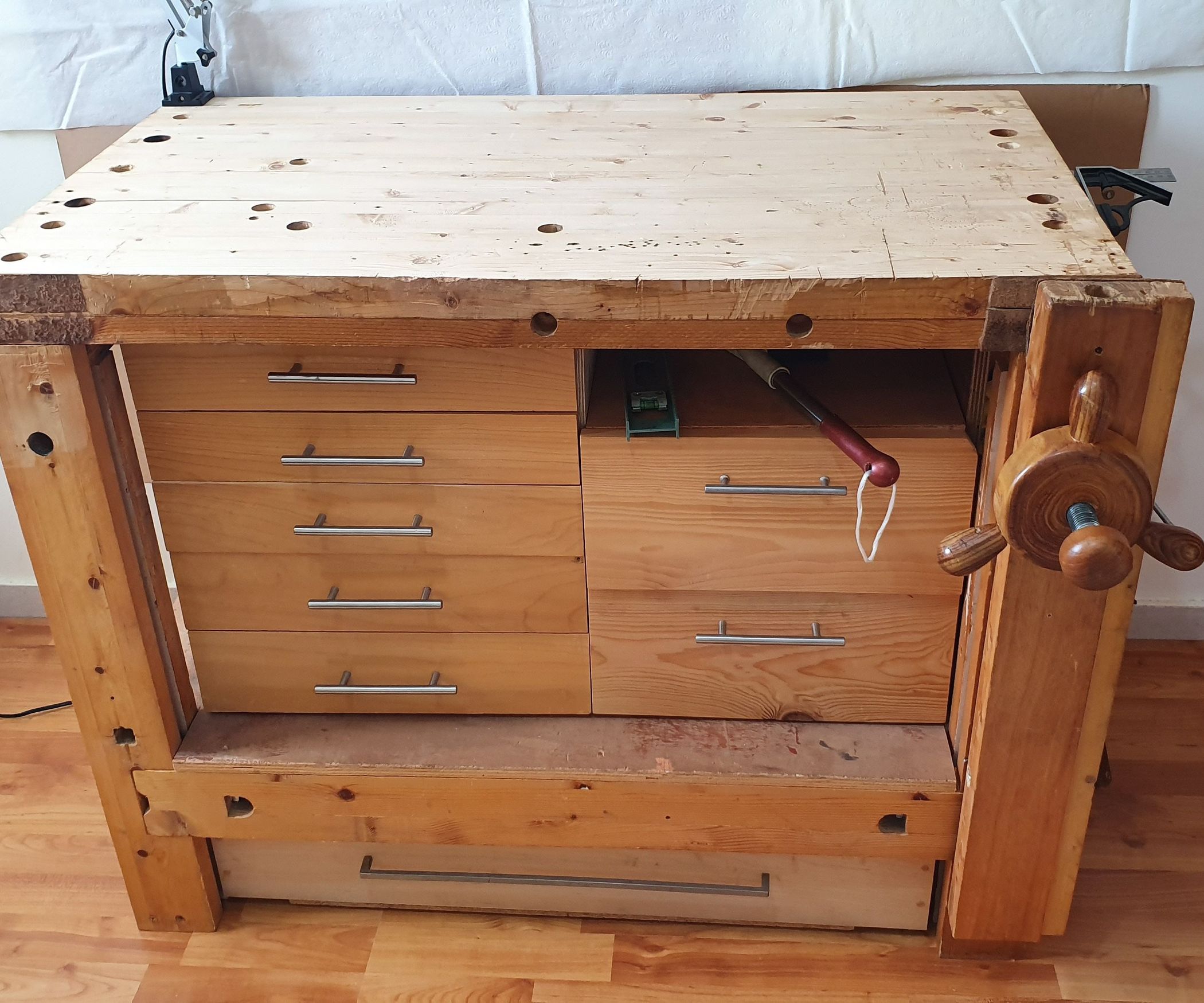DIY Portable Workbench (knock-down Design) With a Leg Vise and Storage ...