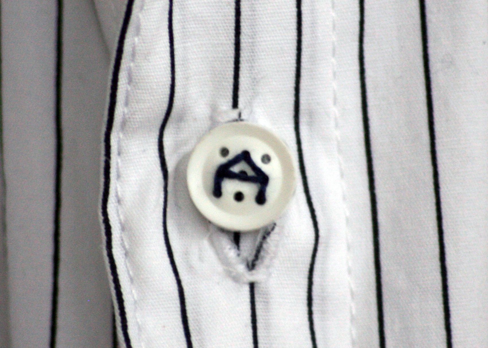 Custom Shirt With Nine-Hole Buttons (with Pictures) - Instructables