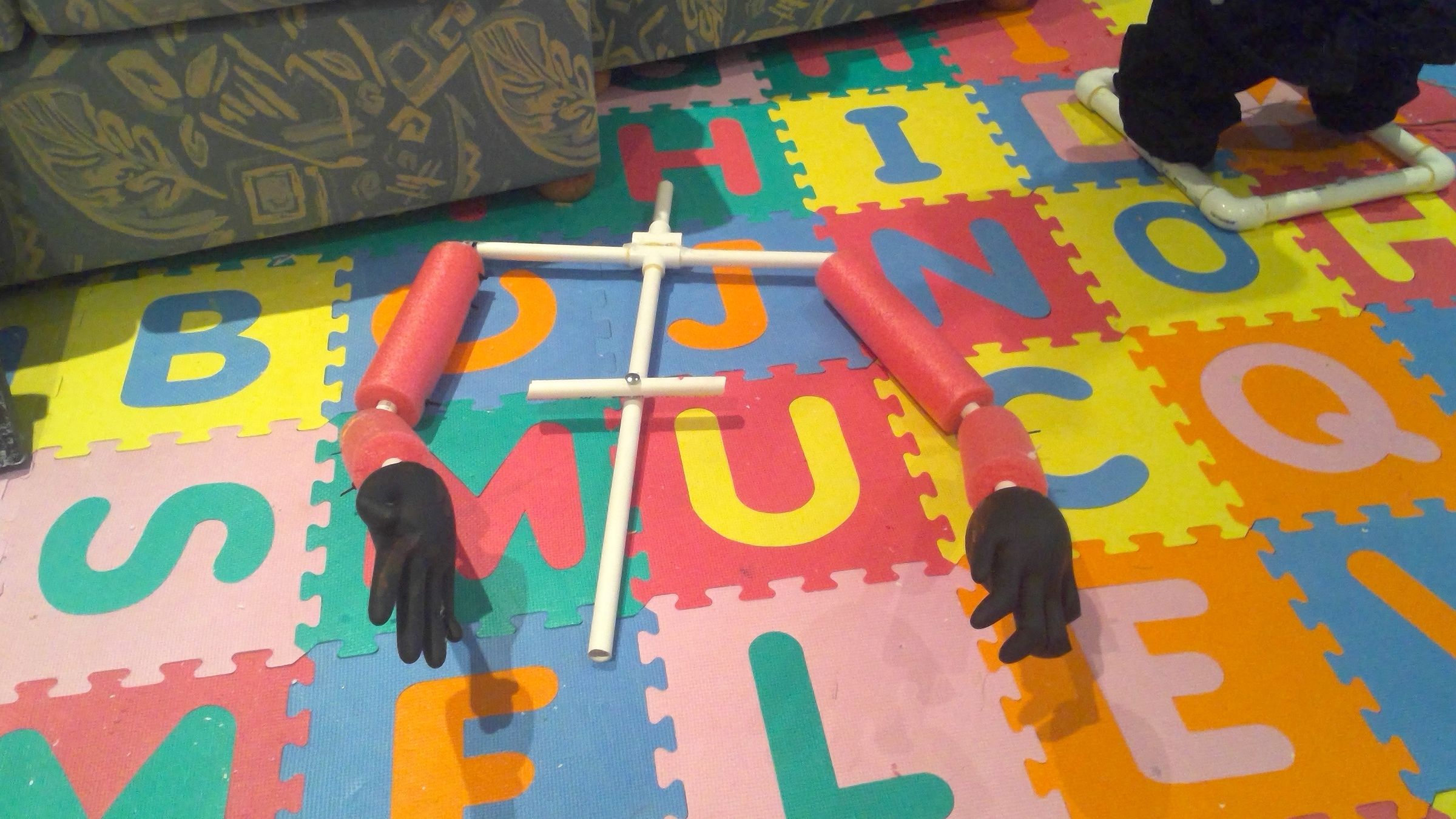 The Limping Zombie Prop : 6 Steps - Instructables