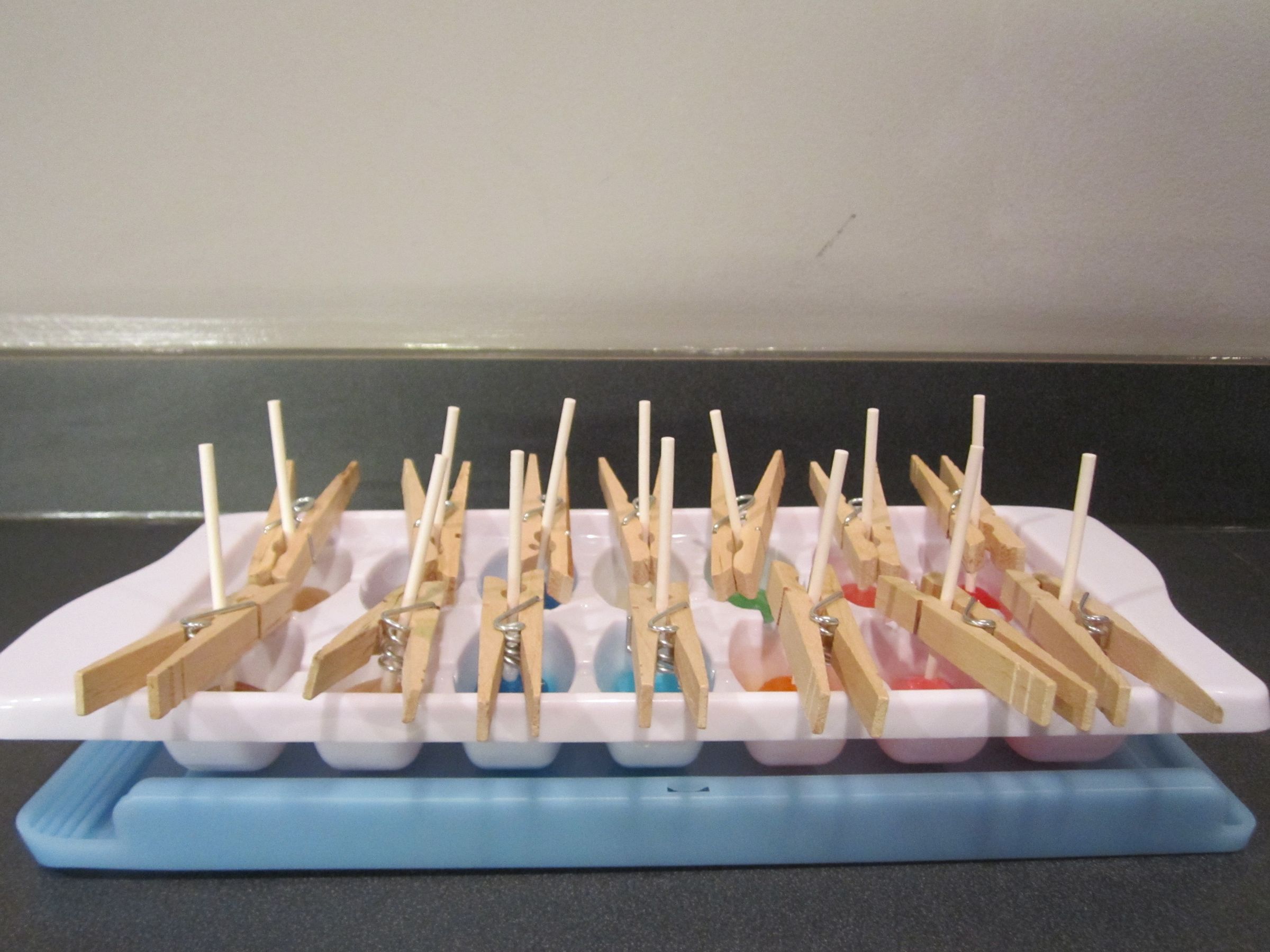 Summer Crafts for Kids: Ice Cube Boats With Dum Dums Sails : 4 Steps ...