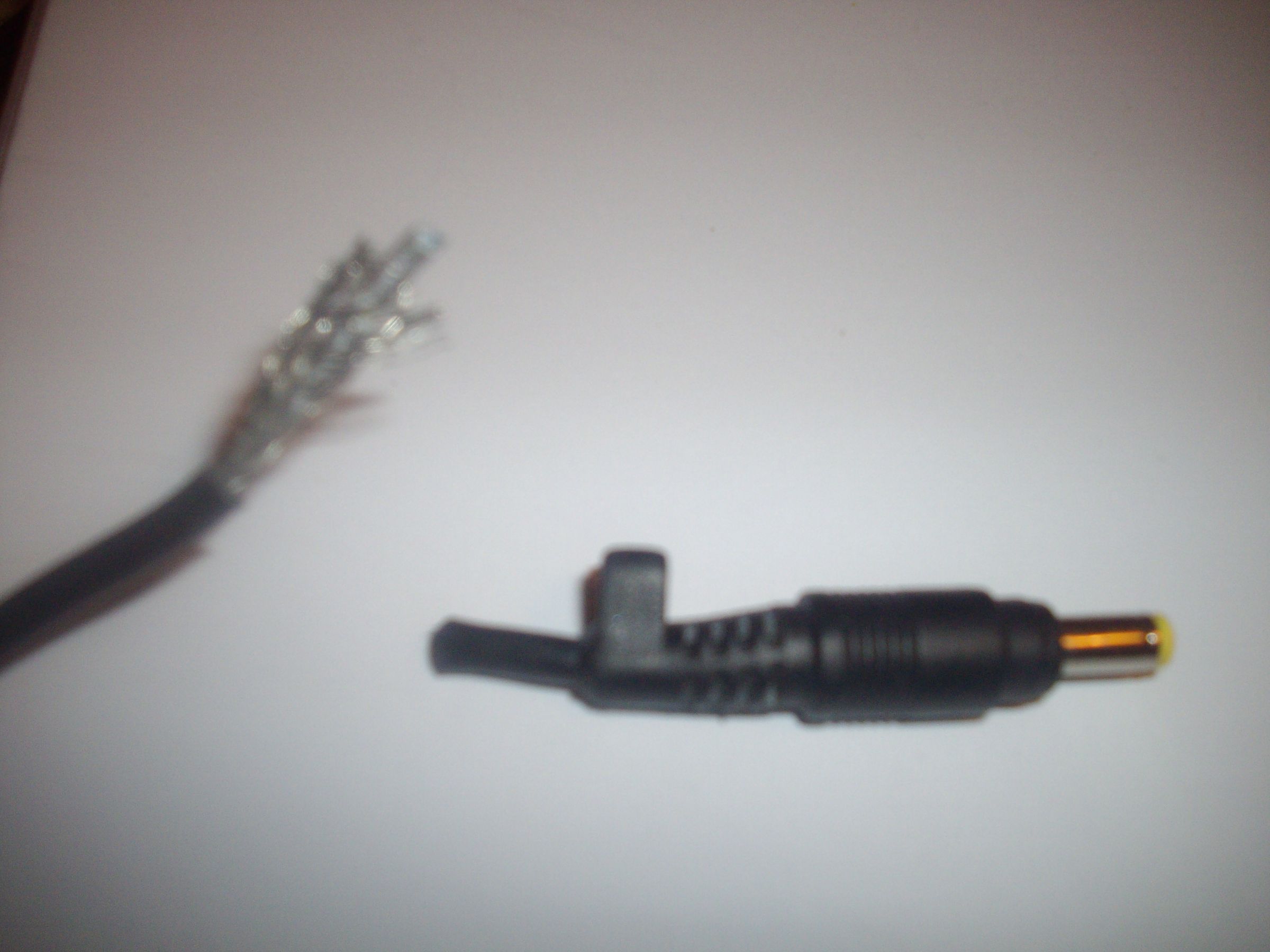 Quick and Easy Laptop's Power Plug Fix : 5 Steps - Instructables