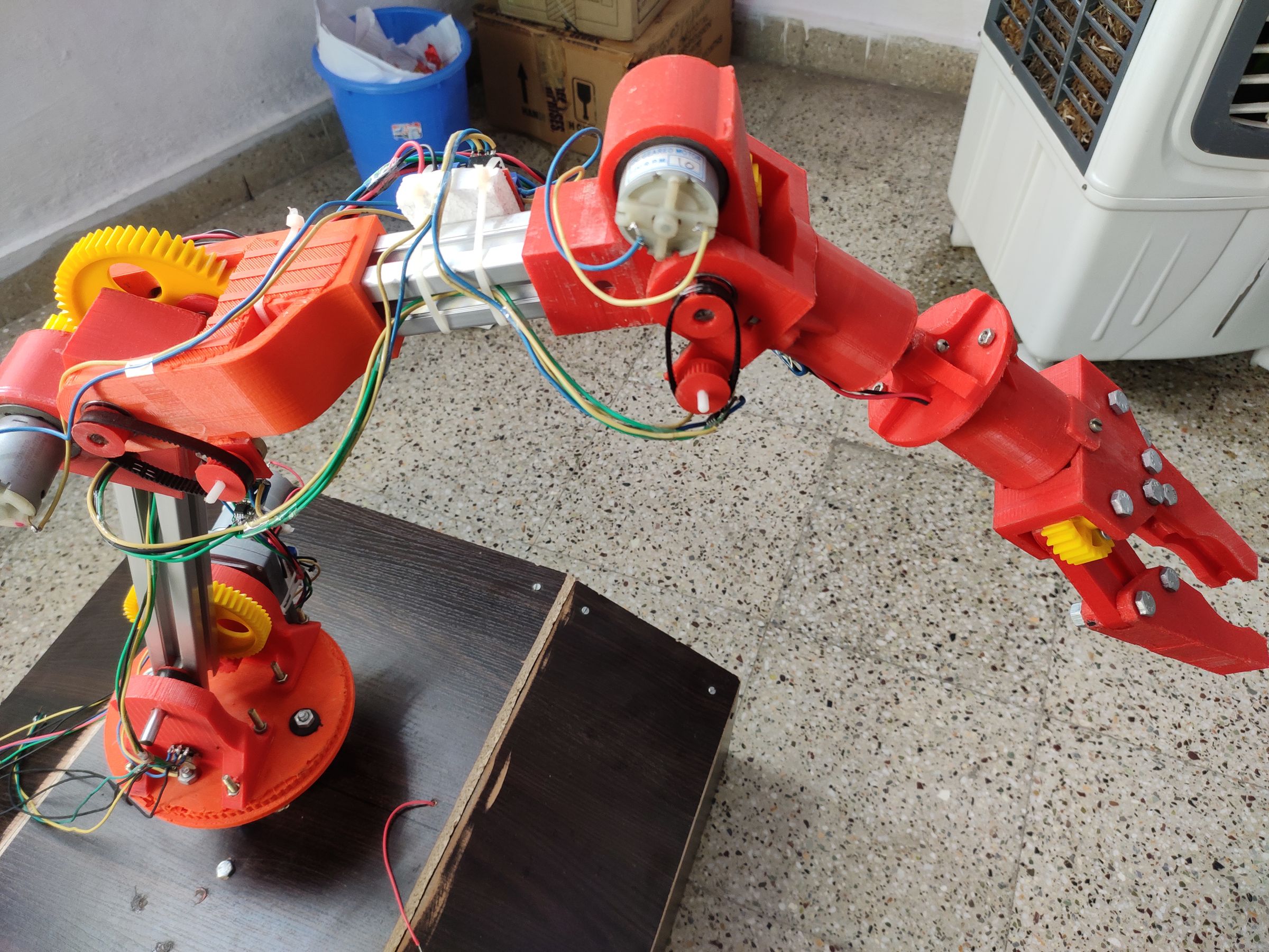 Moslty 3D-printed Robotic Arm That Mimics Puppet Controller : 11 Steps ...