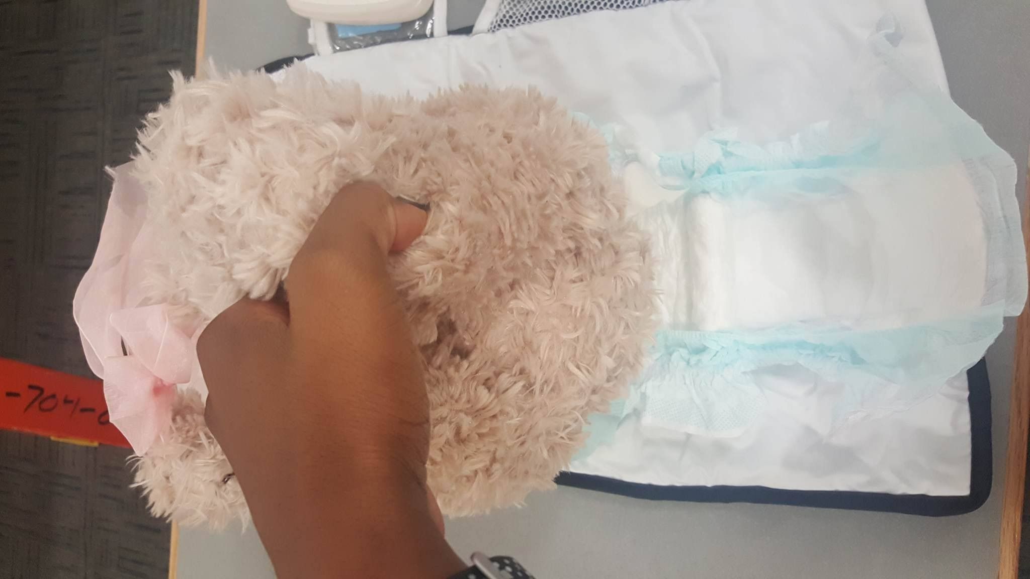 How to Change a Baby's Diaper : 10 Steps - Instructables