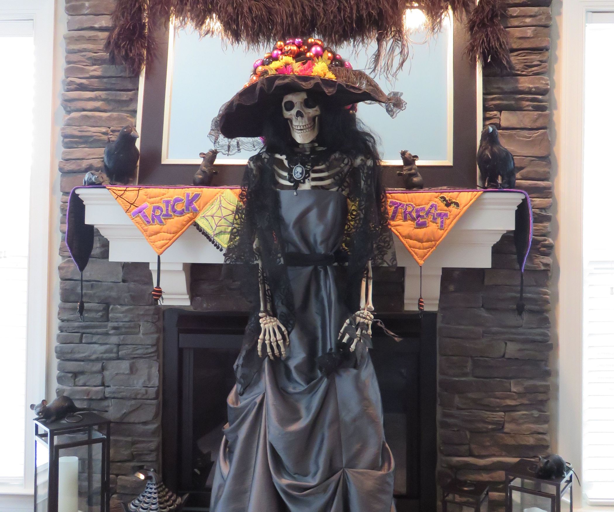 Skeleton Stand : 5 Steps - Instructables