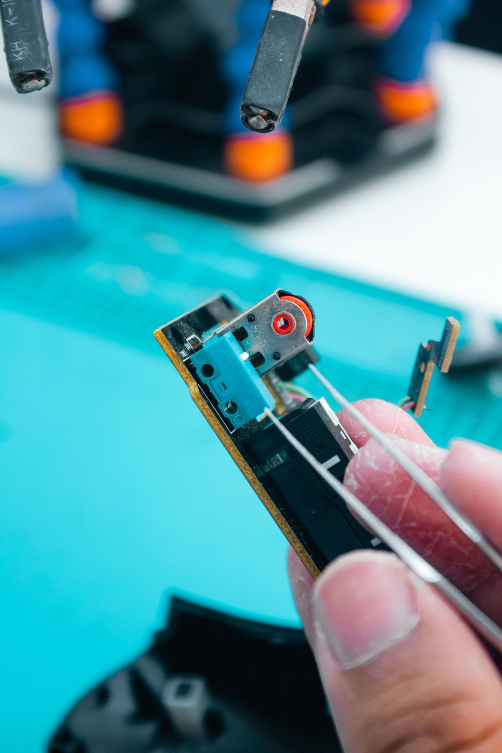 How to Fix a Broken Gaming Mouse Clicker! : 10 Steps (with Pictures ...