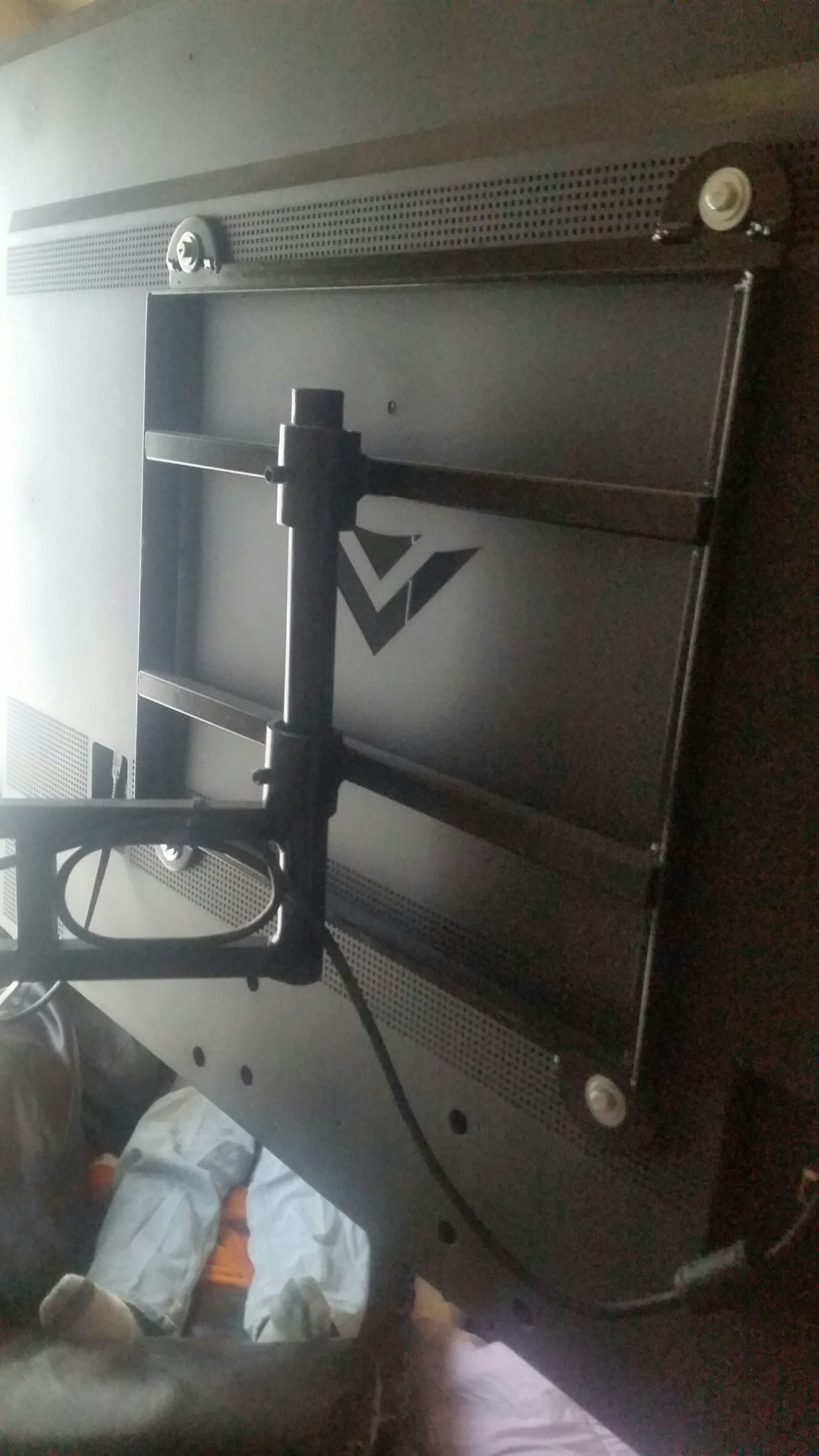 Large Flat Screen Articulating TV Wall Mount : 4 Steps (with Pictures ...