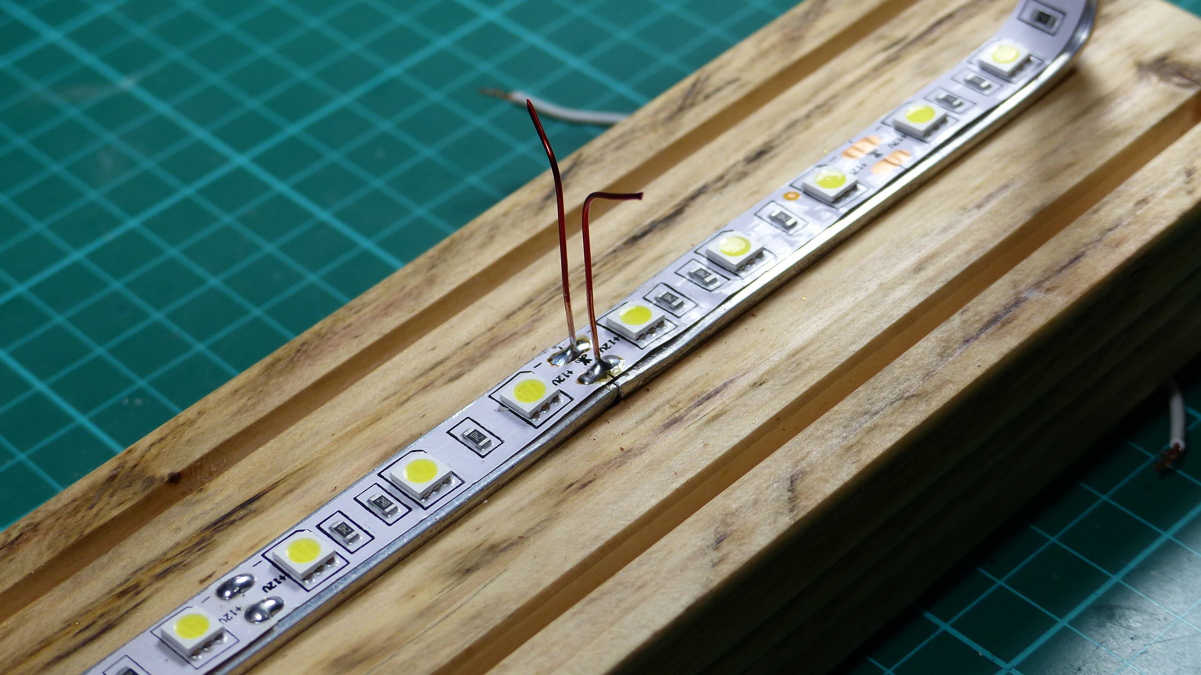 Modern Led Infinity Mirror Table Lamp : 19 Steps (with Pictures ...