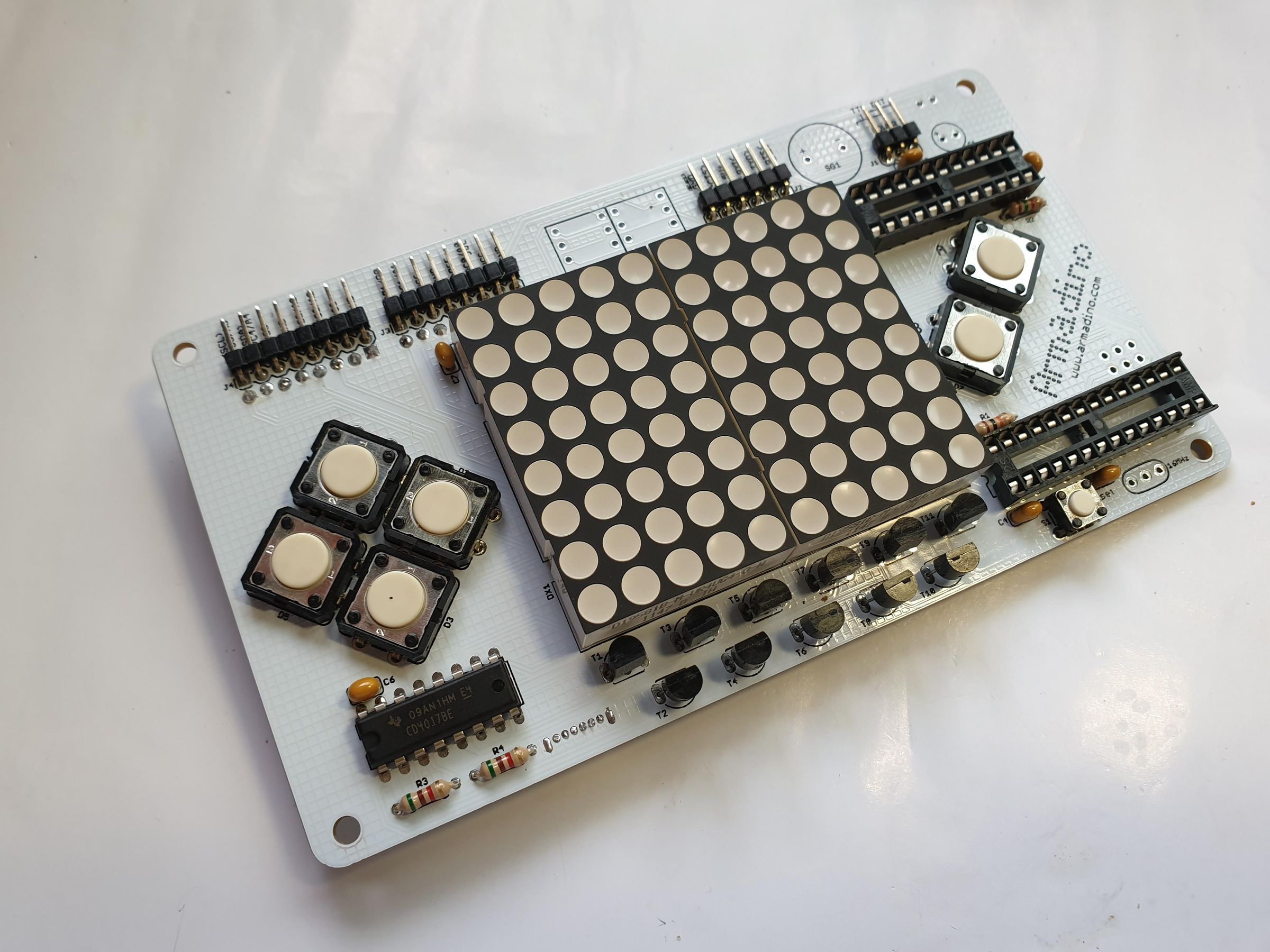 Armadino - an Arduino Gameboy, Clock, Electronic Lab, TVout Console and ...