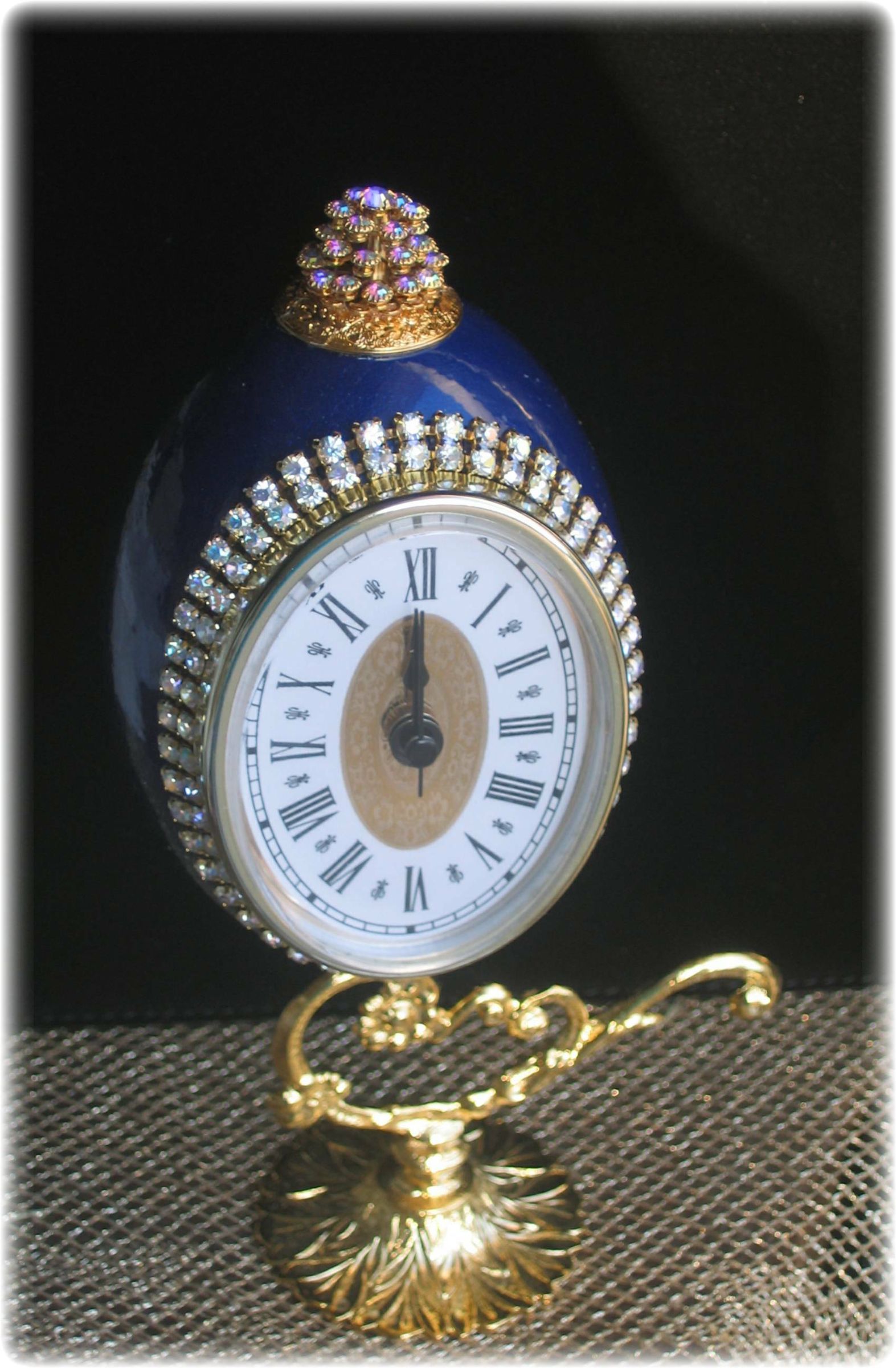 High Gloss Rhea Egg Clock - Instructables