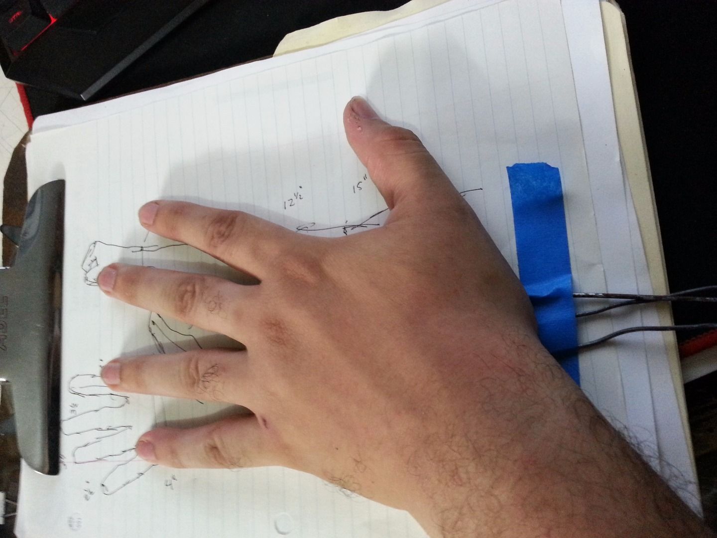 How to Make a Custom Dummy Hand Using Wire and Aluminium Paper for Less ...