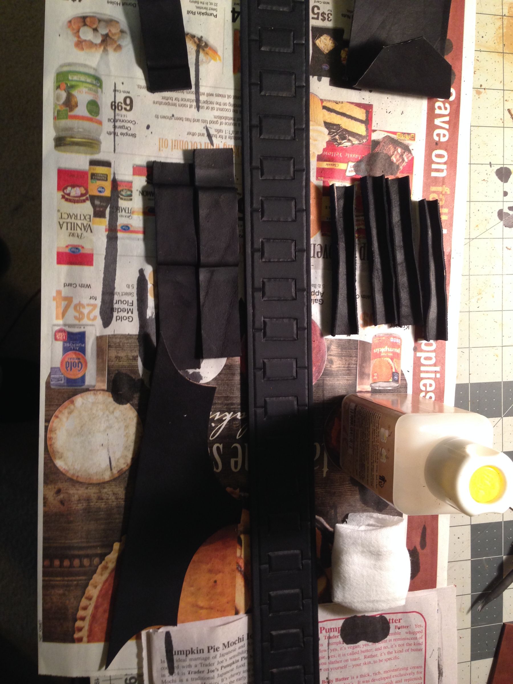 How to Make a Batman Utility Belt : 7 Steps (with Pictures) - Instructables