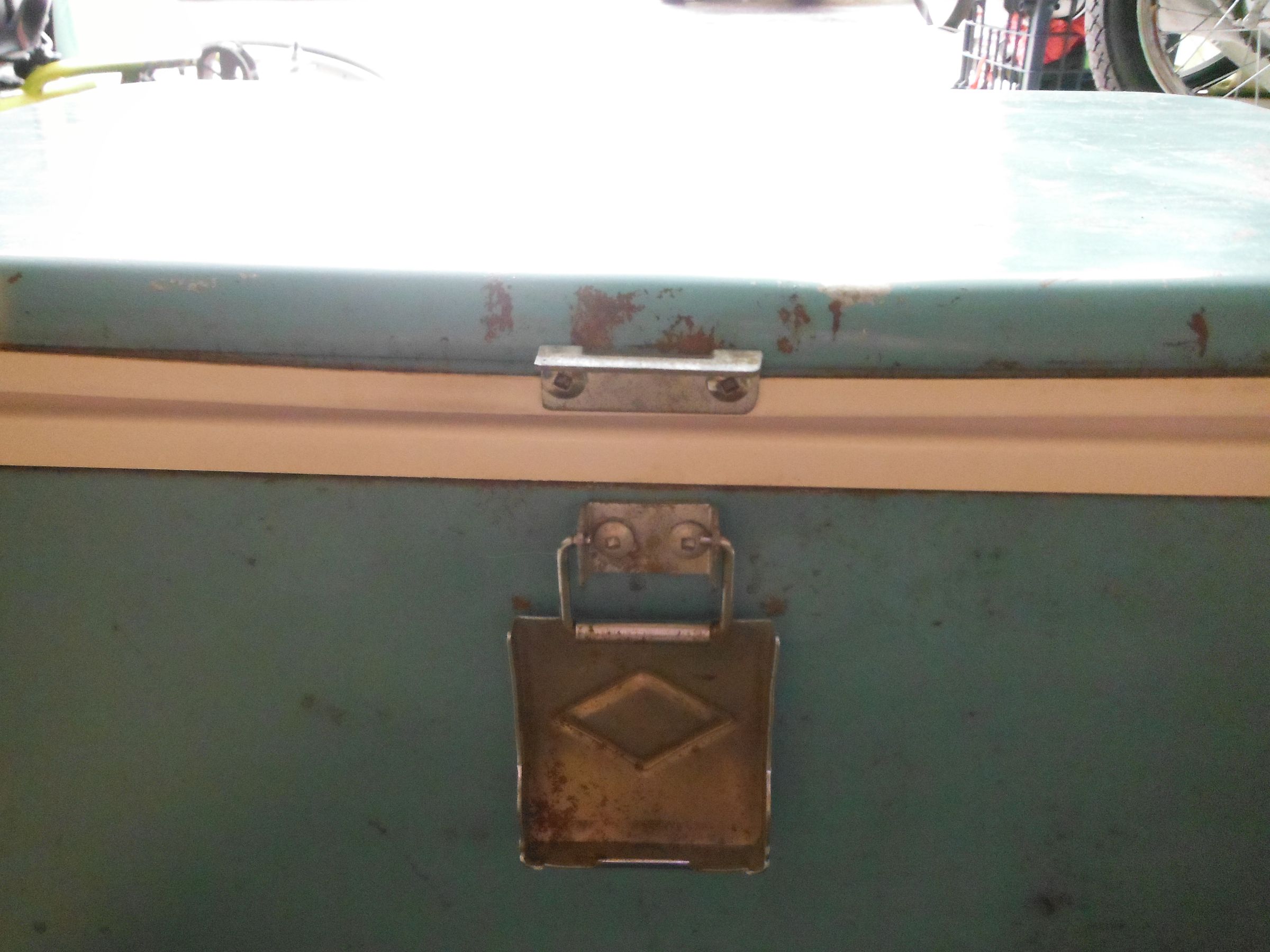 Restoring a Vintage Cooler : 10 Steps (with Pictures) - Instructables