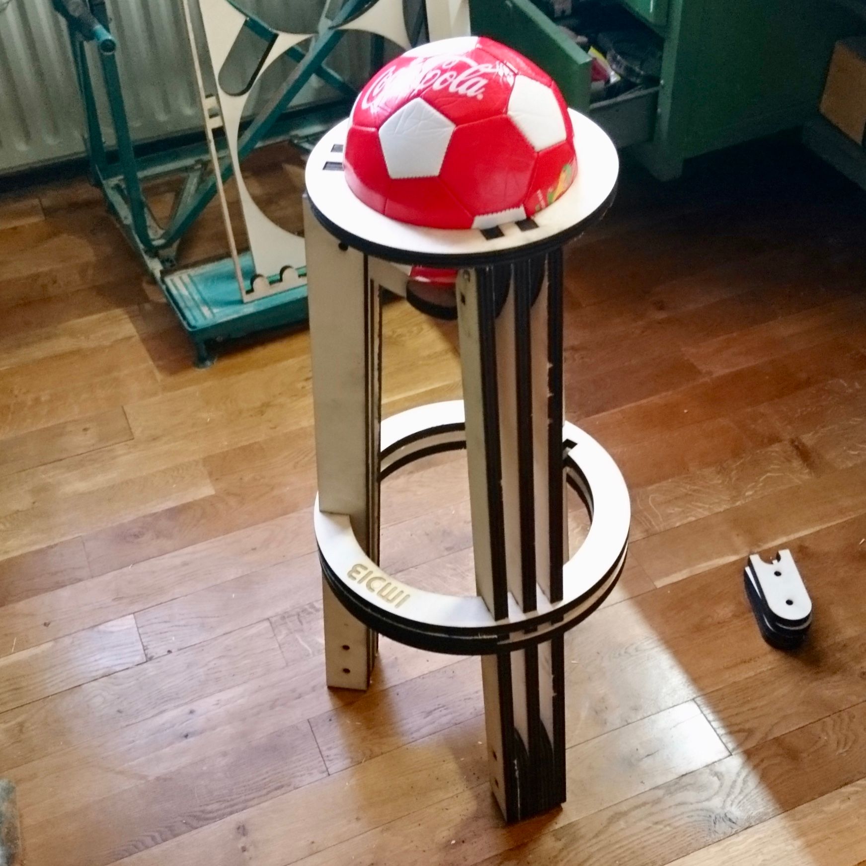 Lasercut Ball-stool Bar Stool : 10 Steps (with Pictures) - Instructables