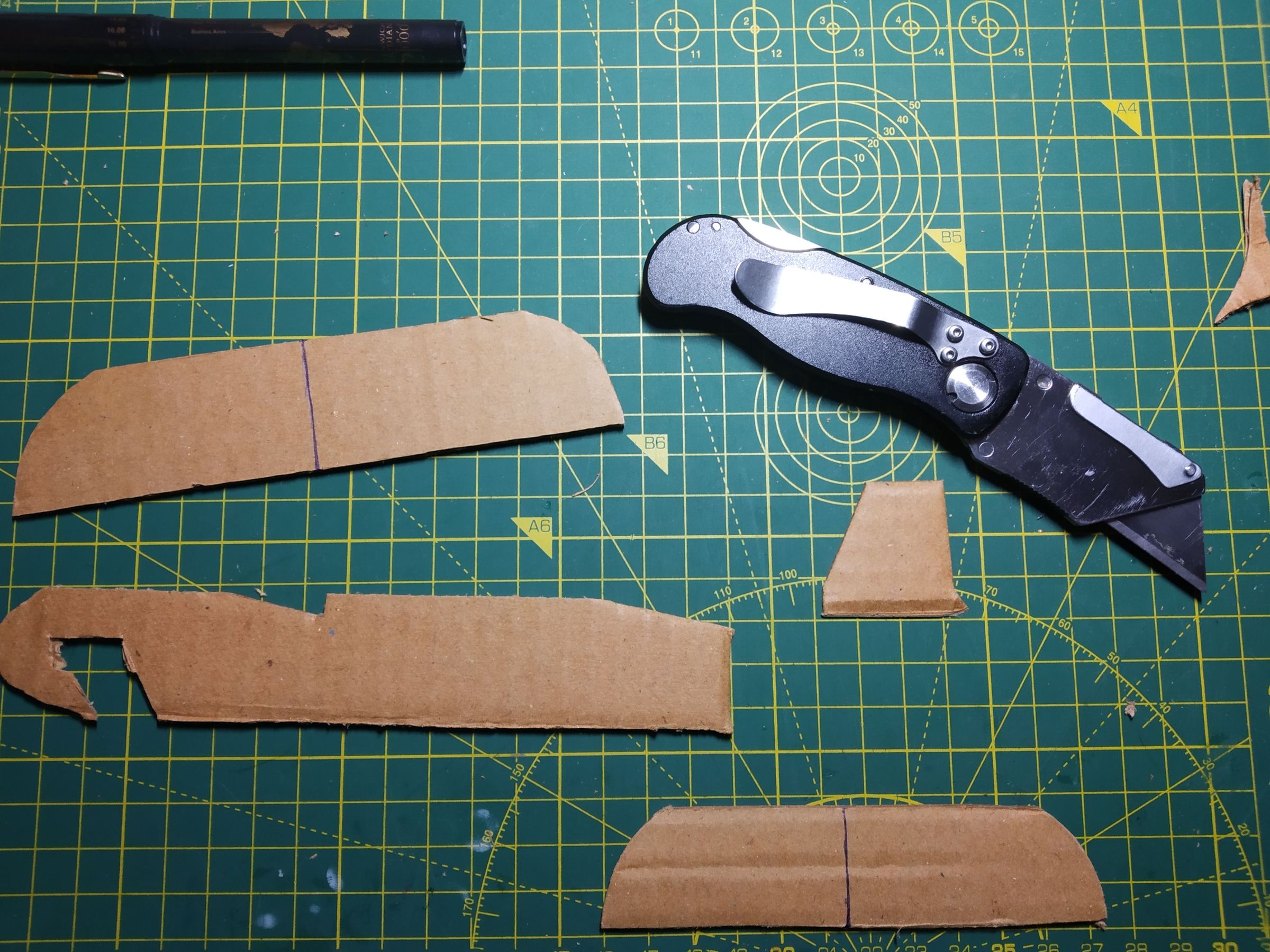 [DIY] Rubber Band Powered Cardboard Plane : 8 Steps - Instructables