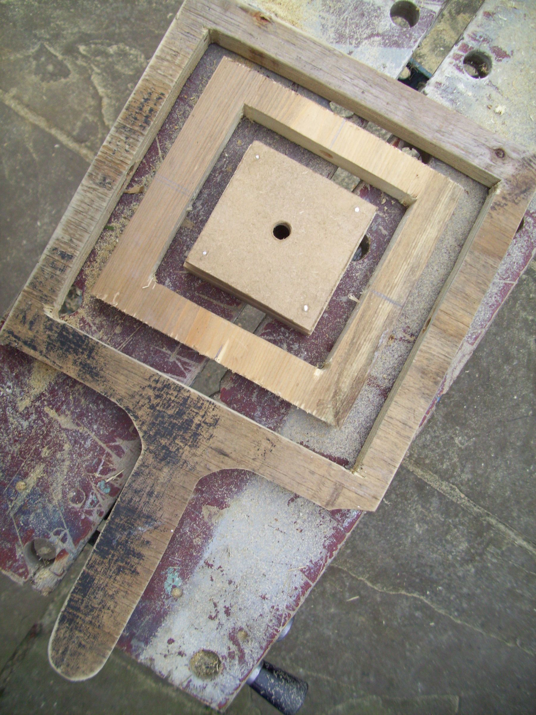 Homemade Steadicam : 5 Steps - Instructables