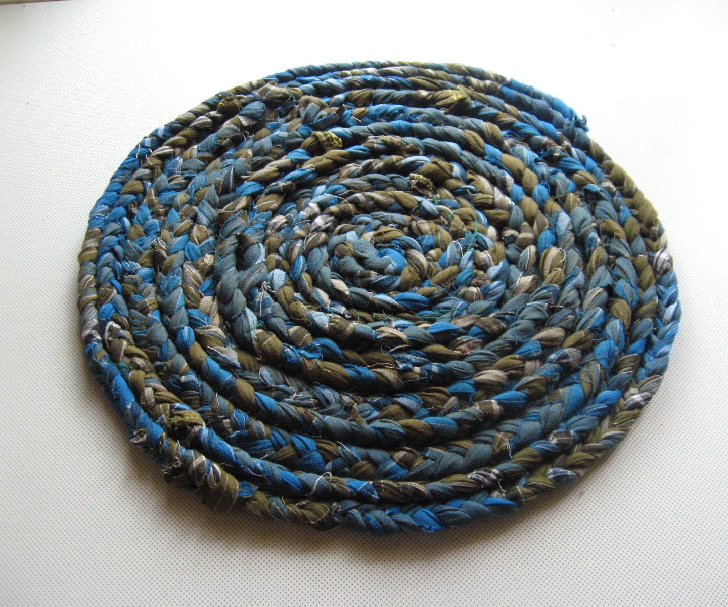 Door Mat From Old Clothing : 6 Steps (with Pictures) - Instructables