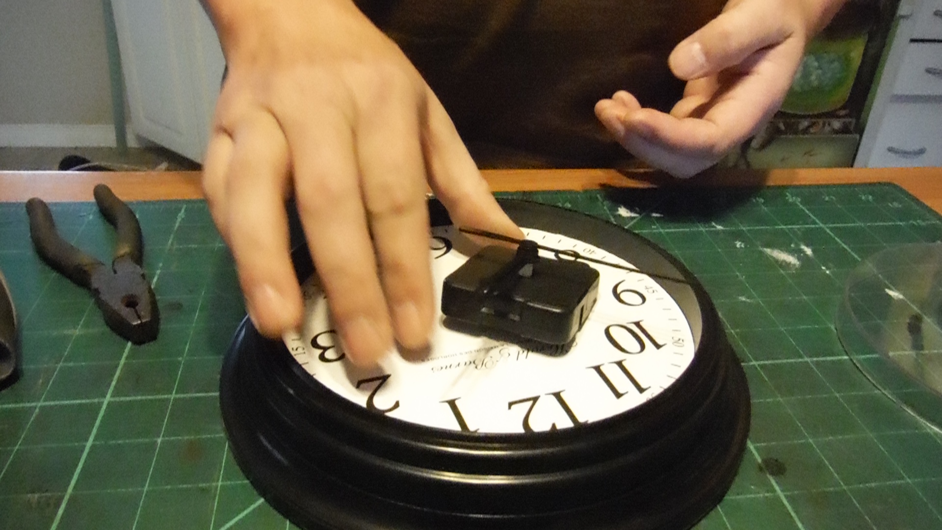 Making Time Run Backwards, the Reverse Clock : 8 Steps (with Pictures ...