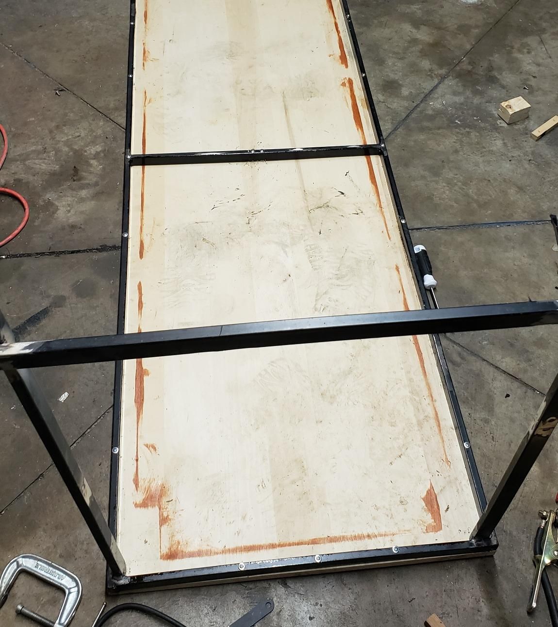 DIY Metal Frame Desk : 4 Steps - Instructables