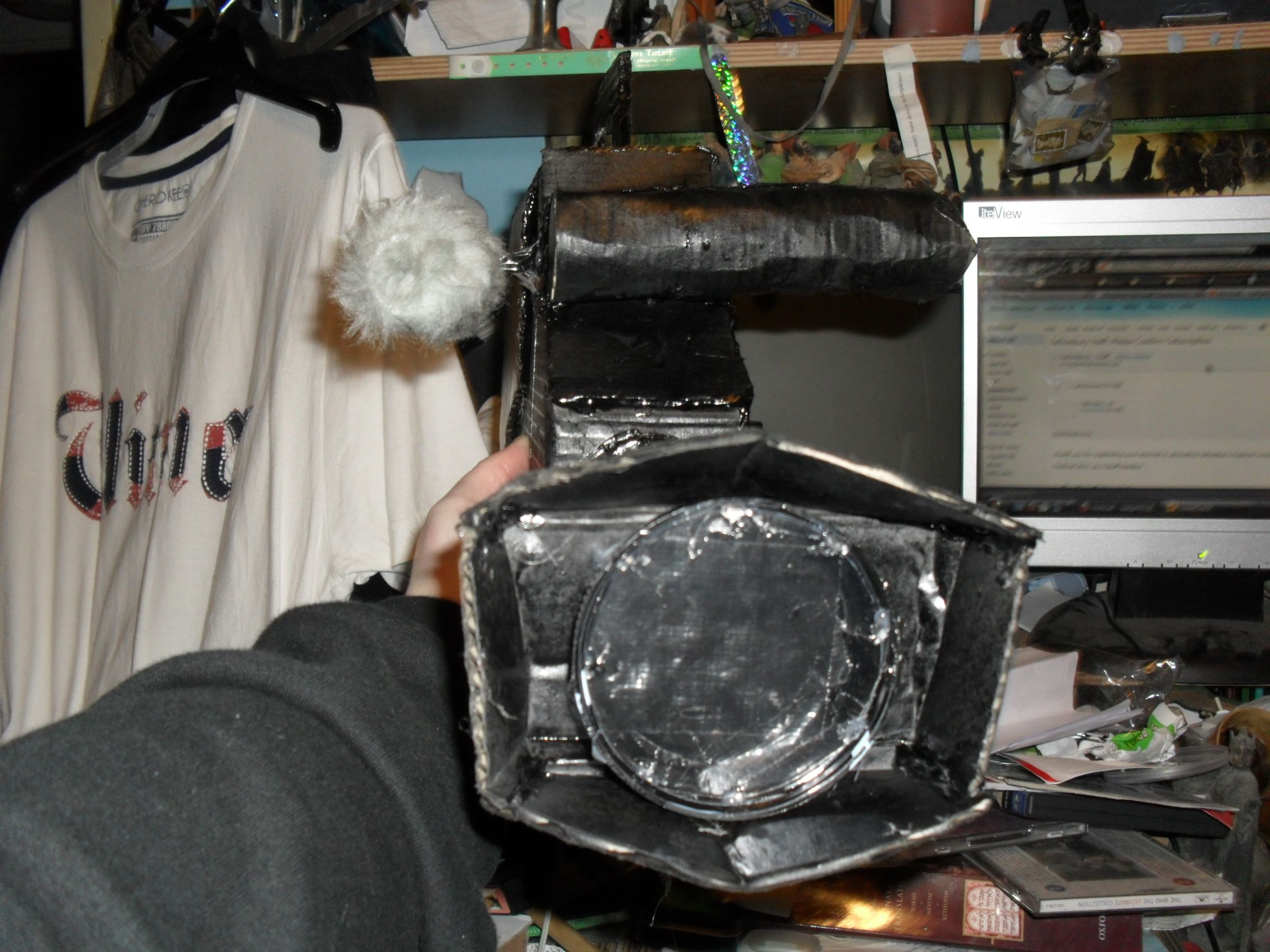 Cardboard Props: How to Make a Movie Camera : 14 Steps (with Pictures ...