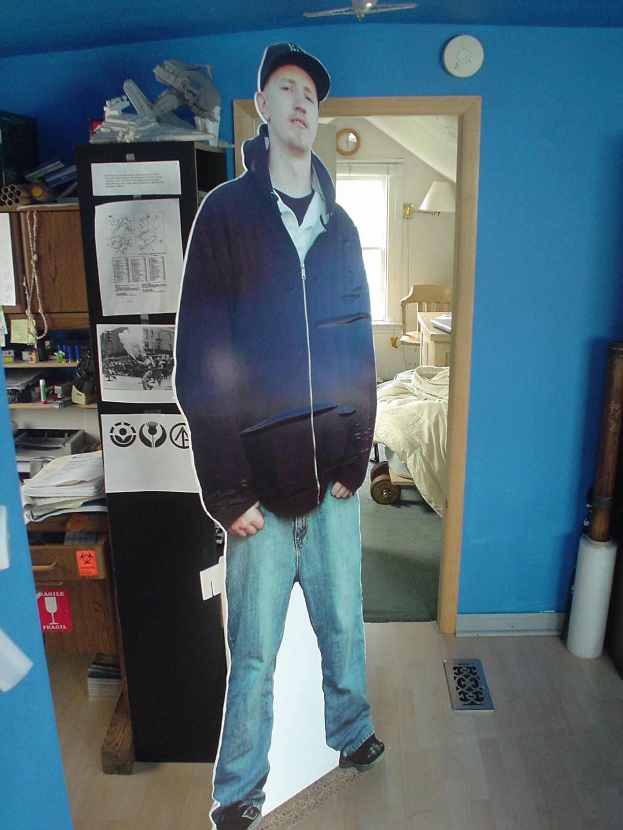 How to Make a Cardboard Stand Up of Someone! : 7 Steps (with Pictures ...