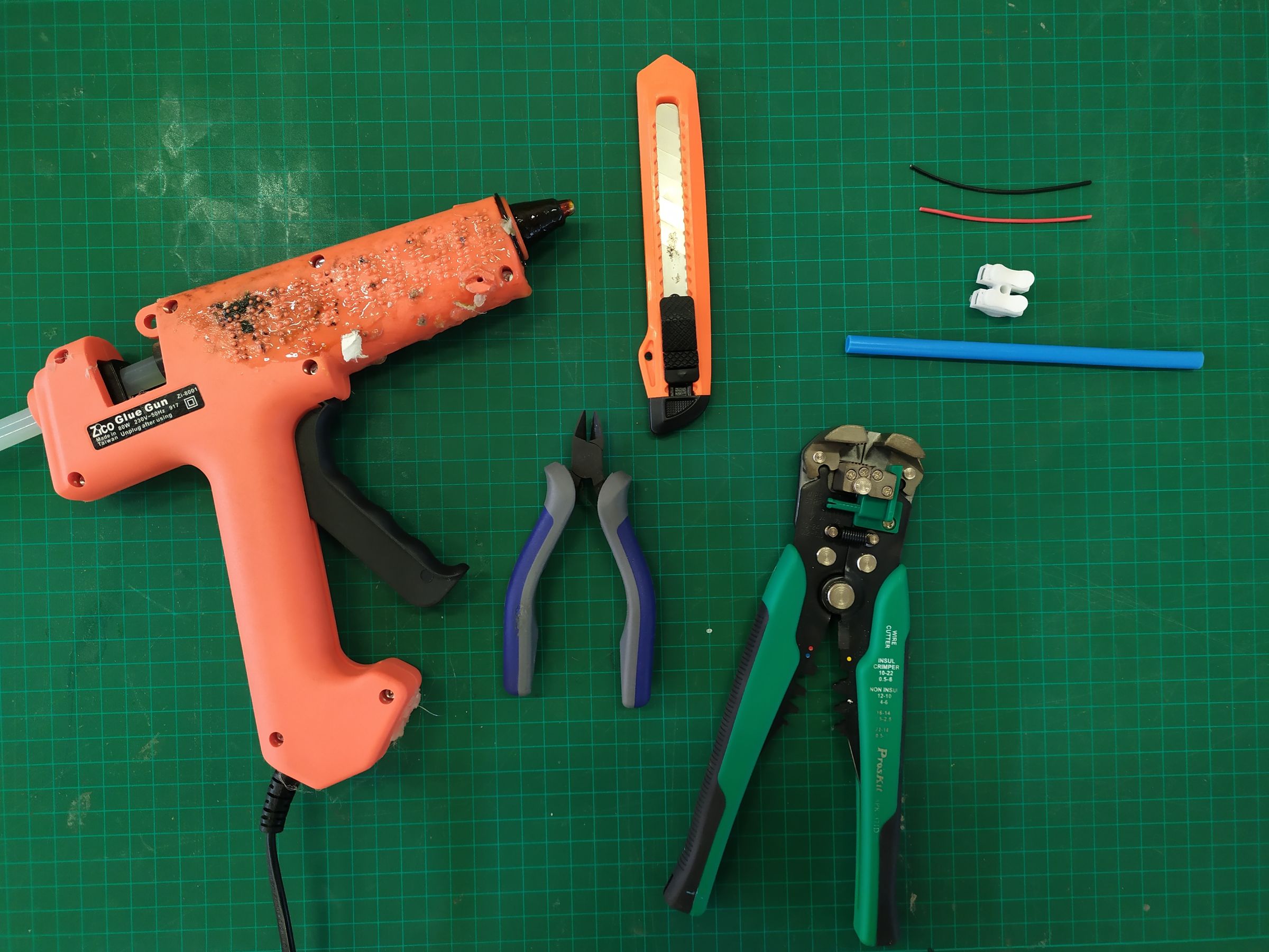 Electronic Tiles - a Physical Environment for Classroom Electronic ...