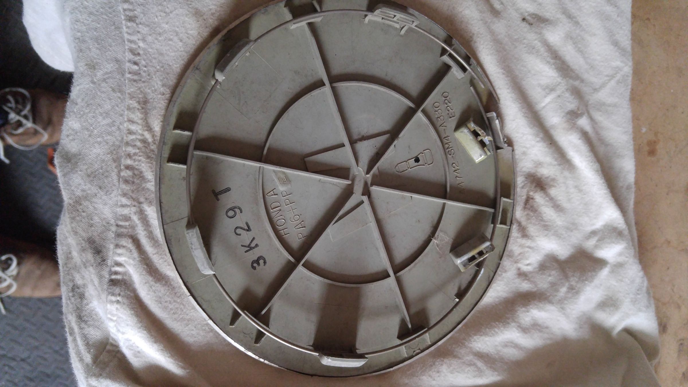 Fix Loose Wheel Center Caps : 5 Steps (with Pictures) - Instructables