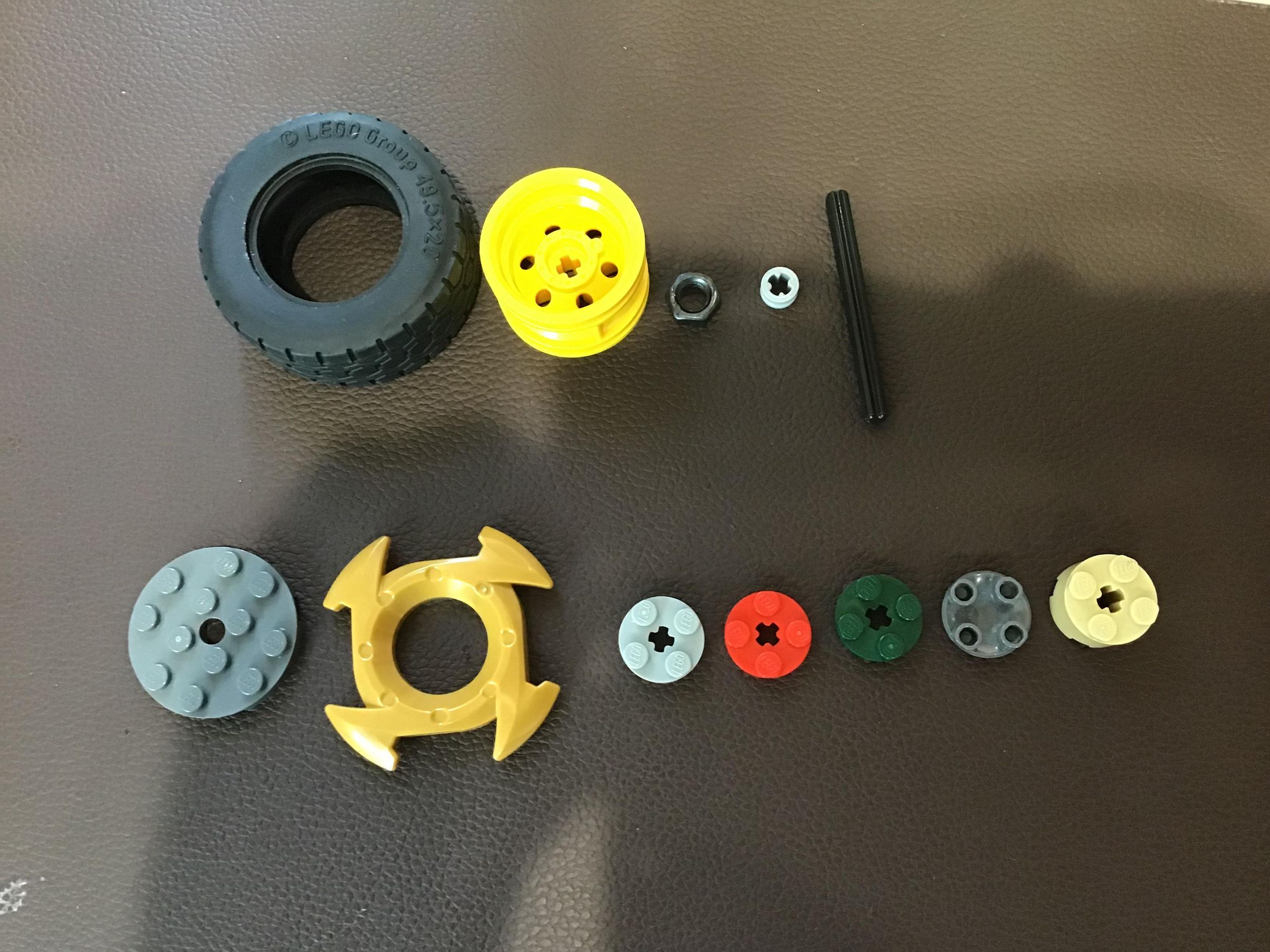 How to Make a Attack Type Beyblade/Top (With Lego!) : 4 Steps ...