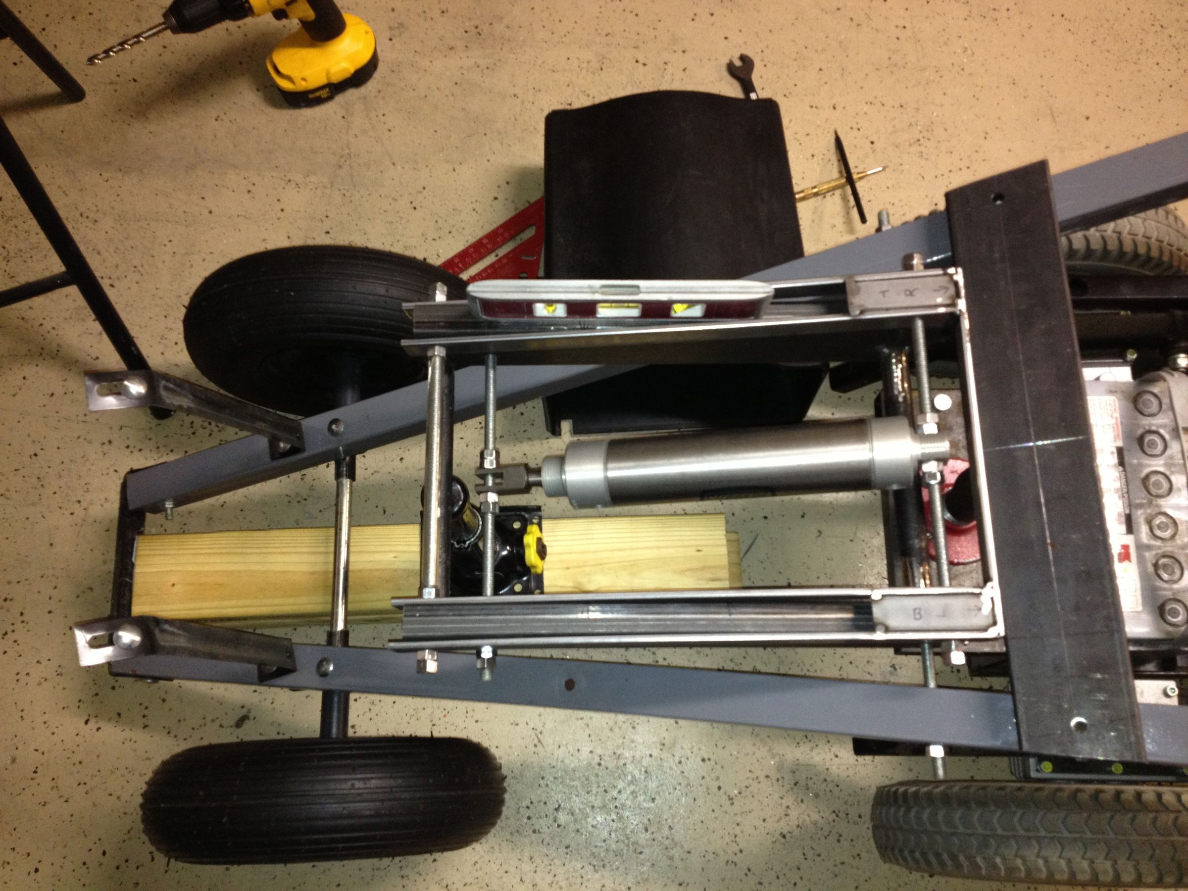 6-Wheeled R/C Wheelbarrow With Pneumatic Dump : 11 Steps (with Pictures ...