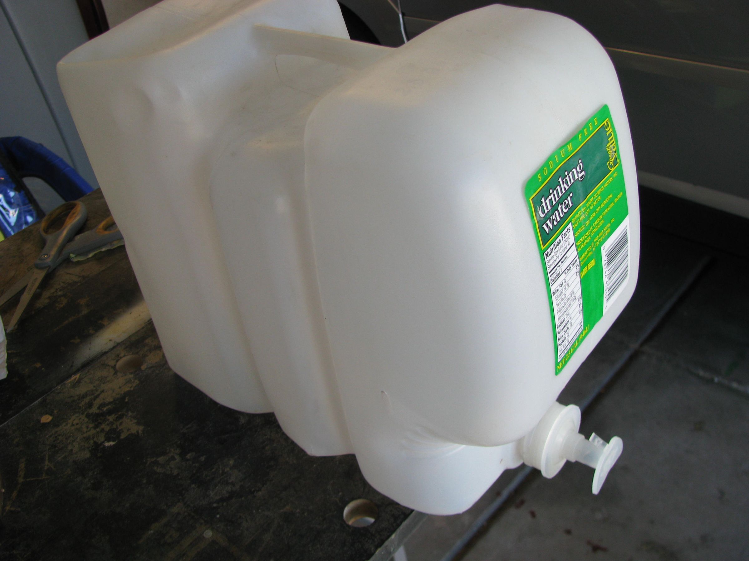 Hands Free Water Station : 4 Steps (with Pictures) - Instructables