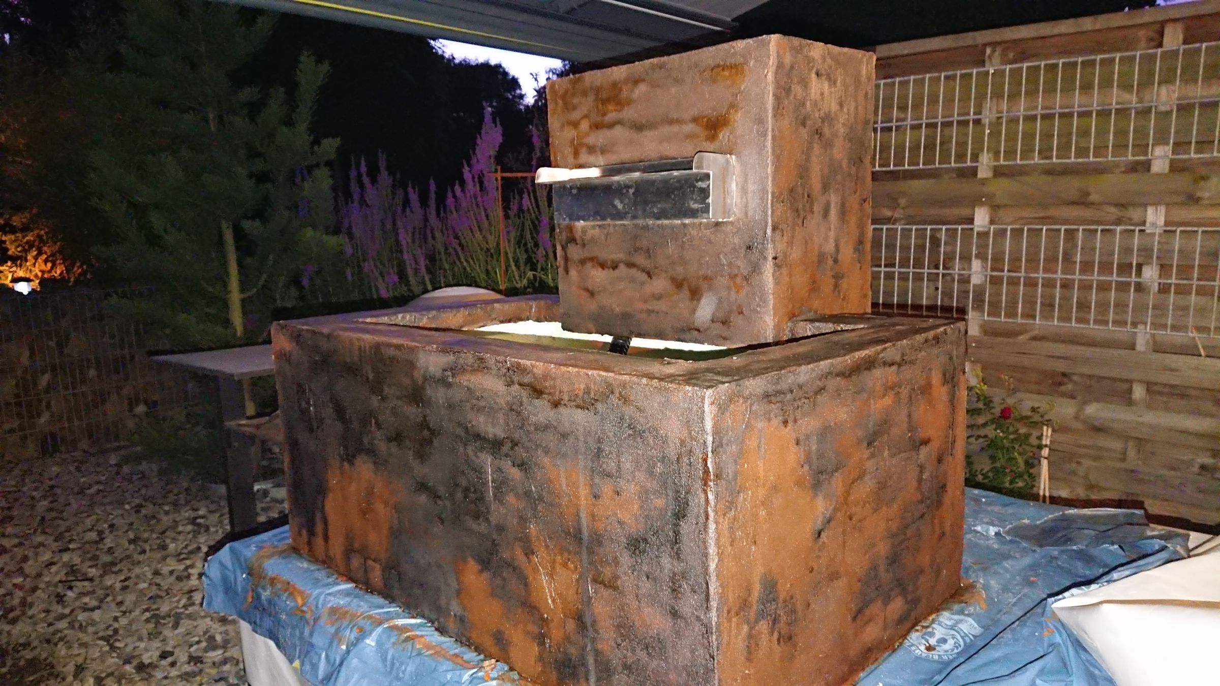 Cement Rusty Fountain : 5 Steps - Instructables