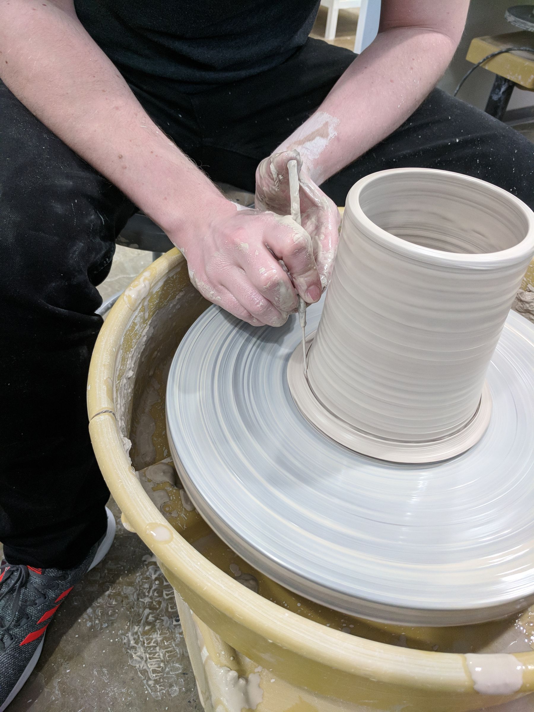 Throwing a Clay Cylinder on the Potters Wheel : 22 Steps (with Pictures ...
