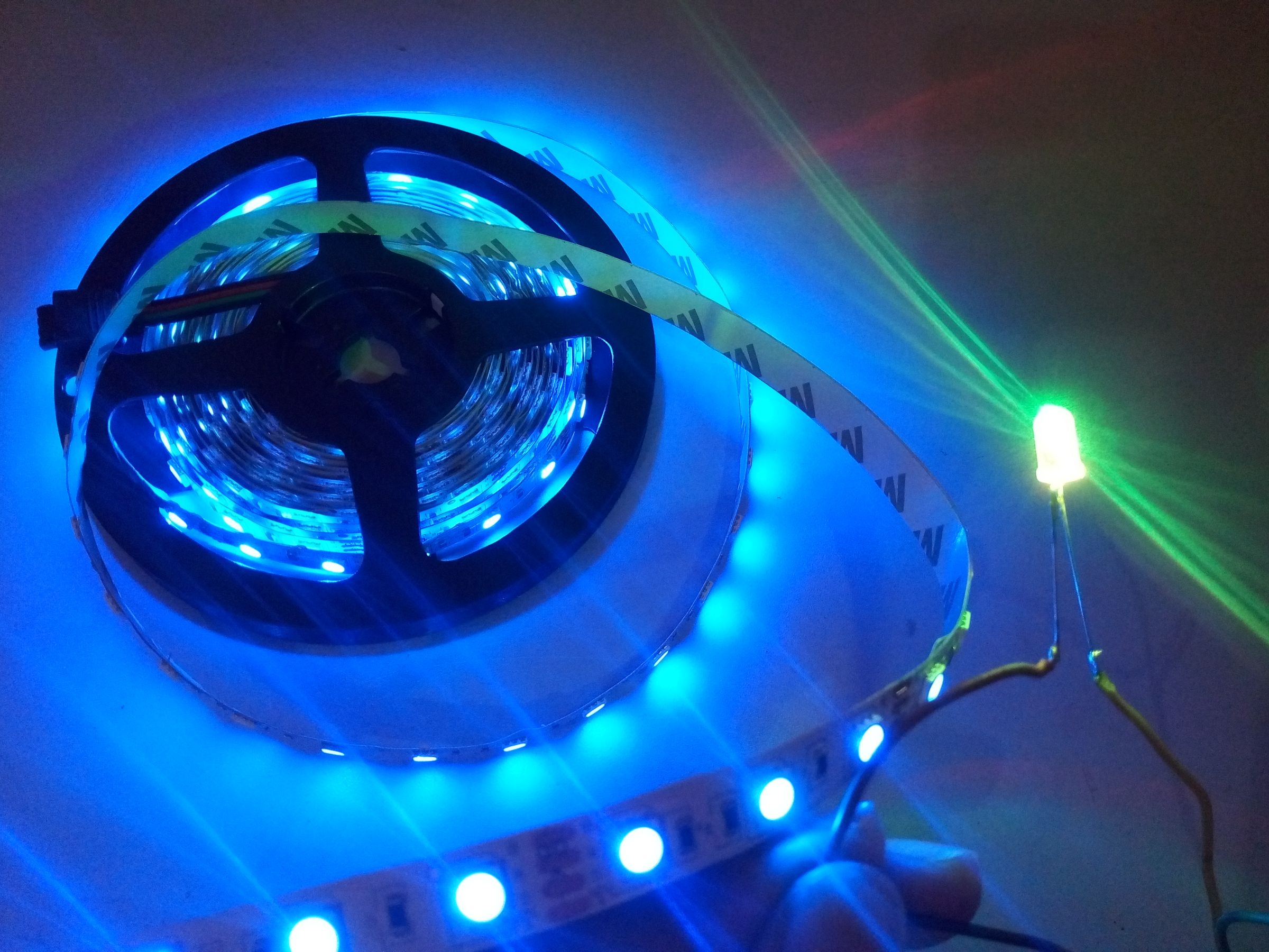 LED Strip Amazing Effect : 4 Steps - Instructables