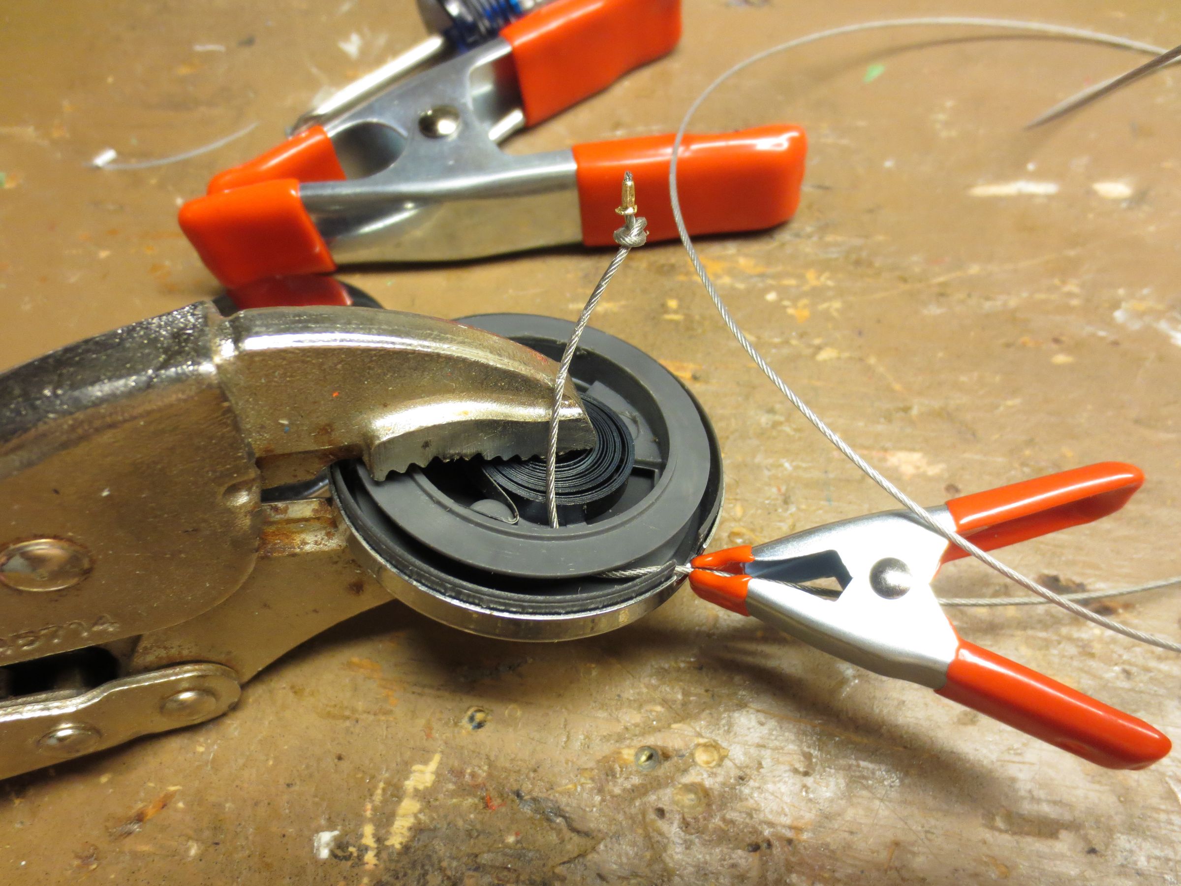 Porta-Leash: Wearable Pocket Sized Retracting Leash : 5 Steps (with ...