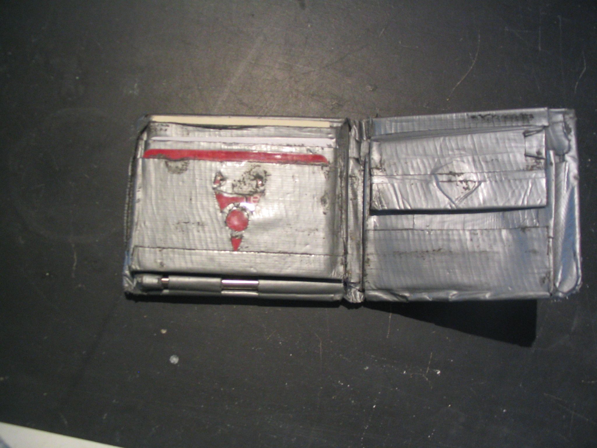 The Ultimate Duct Tape Wallet : 19 Steps - Instructables