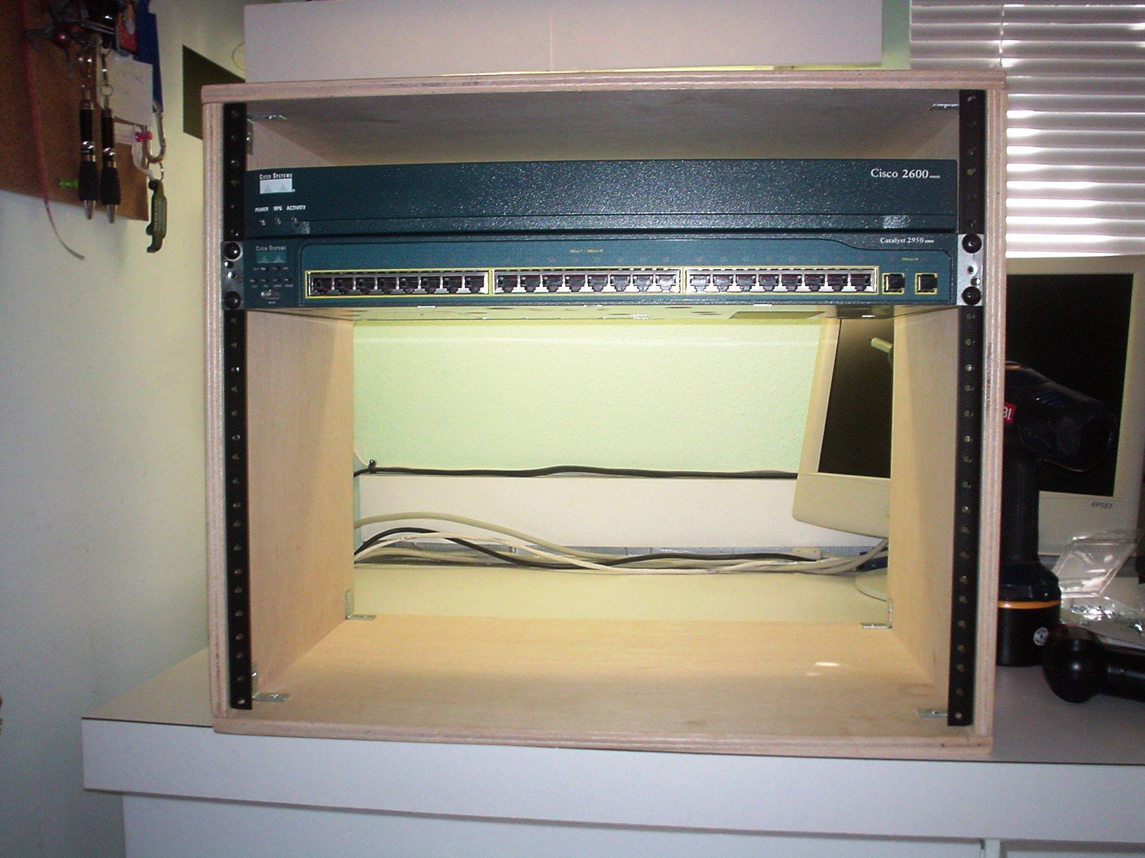Mini Server Rack Cisco : 6 Steps - Instructables