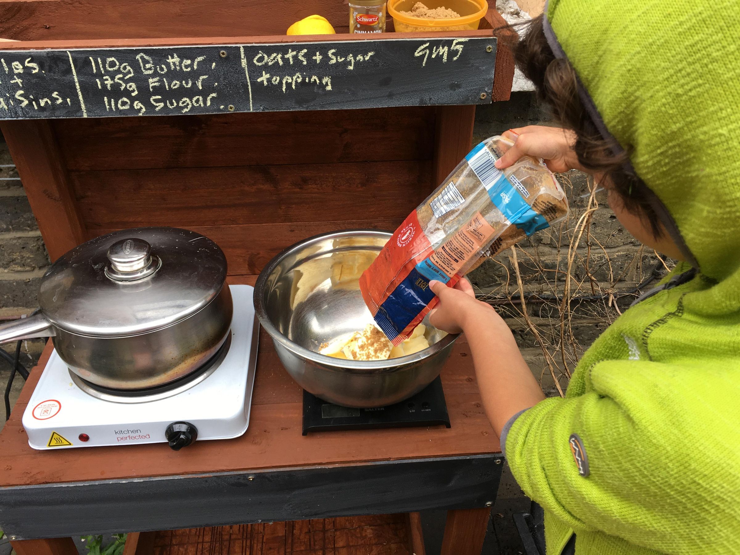 My First Outdoor Cookery Table : 15 Steps (with Pictures) - Instructables