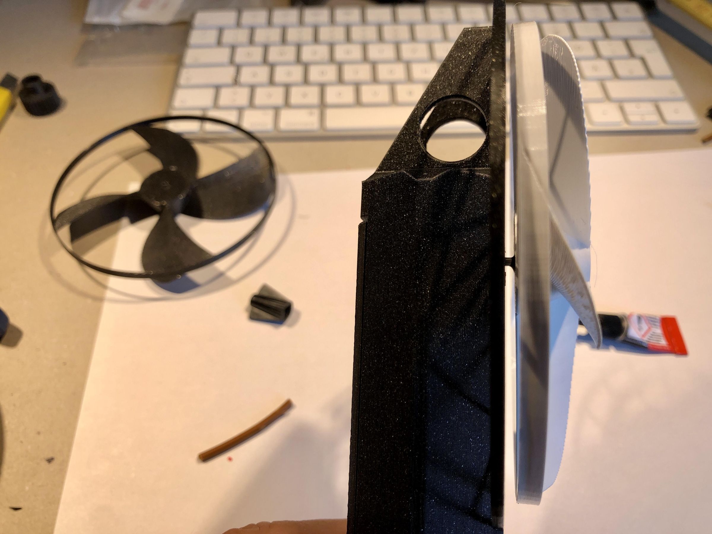 Mini Fan "Light Breeze" - Battery Powered - 3D Printed : 9 Steps (with ...